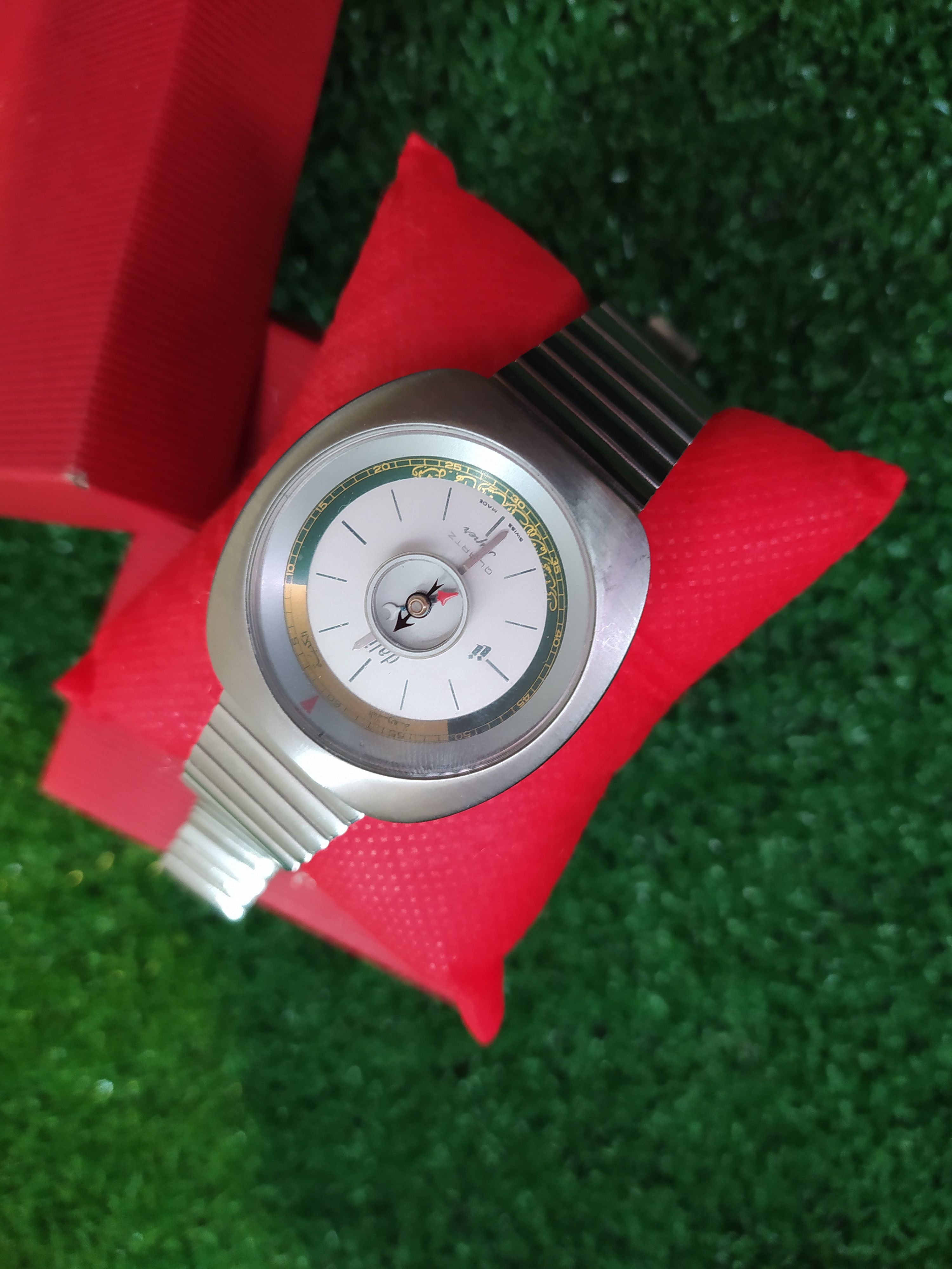 Watch DALIL Quartz Super Vintage Watch | Grailed