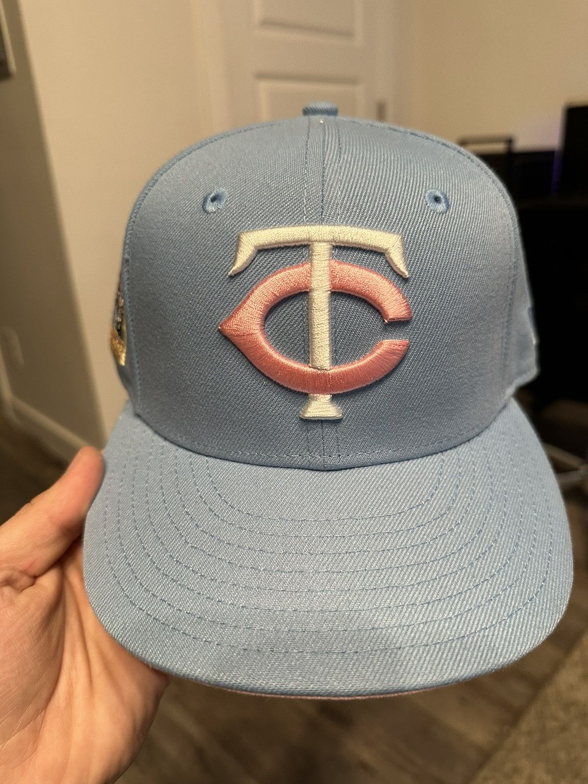 Hat Club Hatclub exclusive cotton candy Twins size 7 1/8 | Grailed