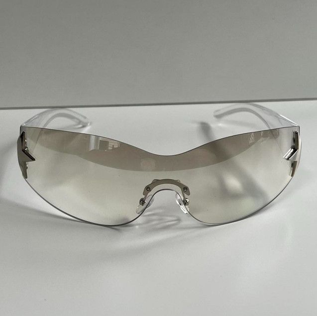Designer Y2k 2000s Vintage Clear Gradient Frameless Star Sunglasses