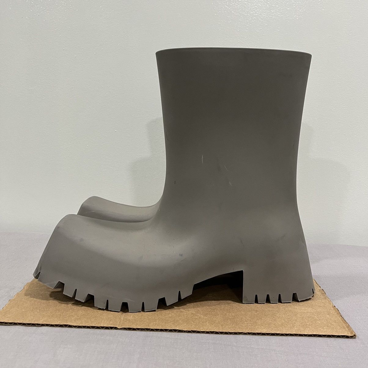 Balenciaga Trooper Block-Heel Rubber Boot Grey | Grailed