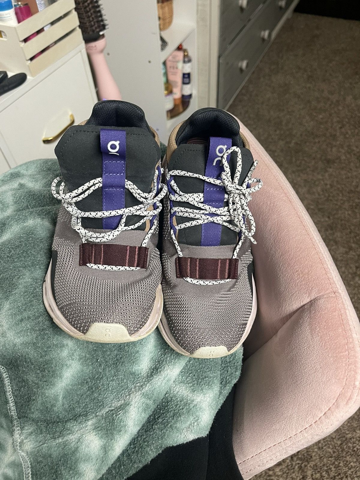 ON On cloud cloud nova | Grailed