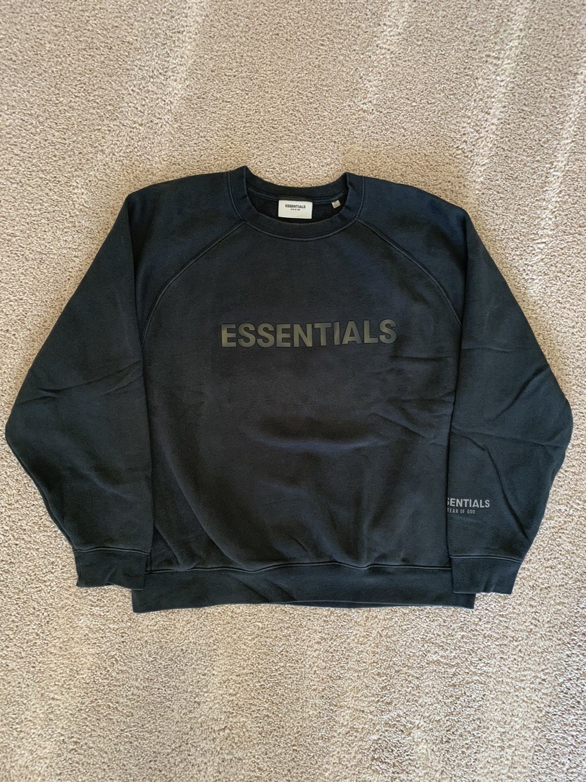 Essentials × Fear of God FEAR OF GOD ESSENTIALS CREW NECK SWEATSHIRT ...