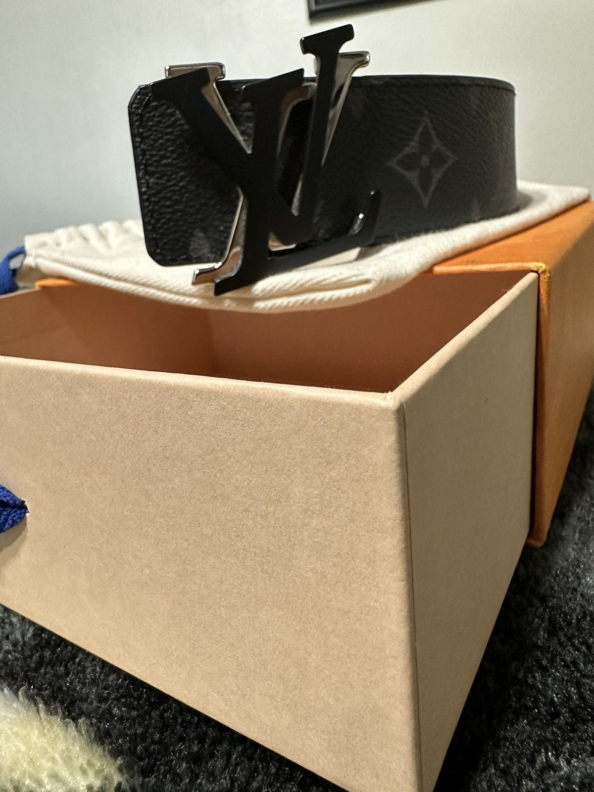 Louis Vuitton LV Shake 40MM Reversible Belt | Grailed
