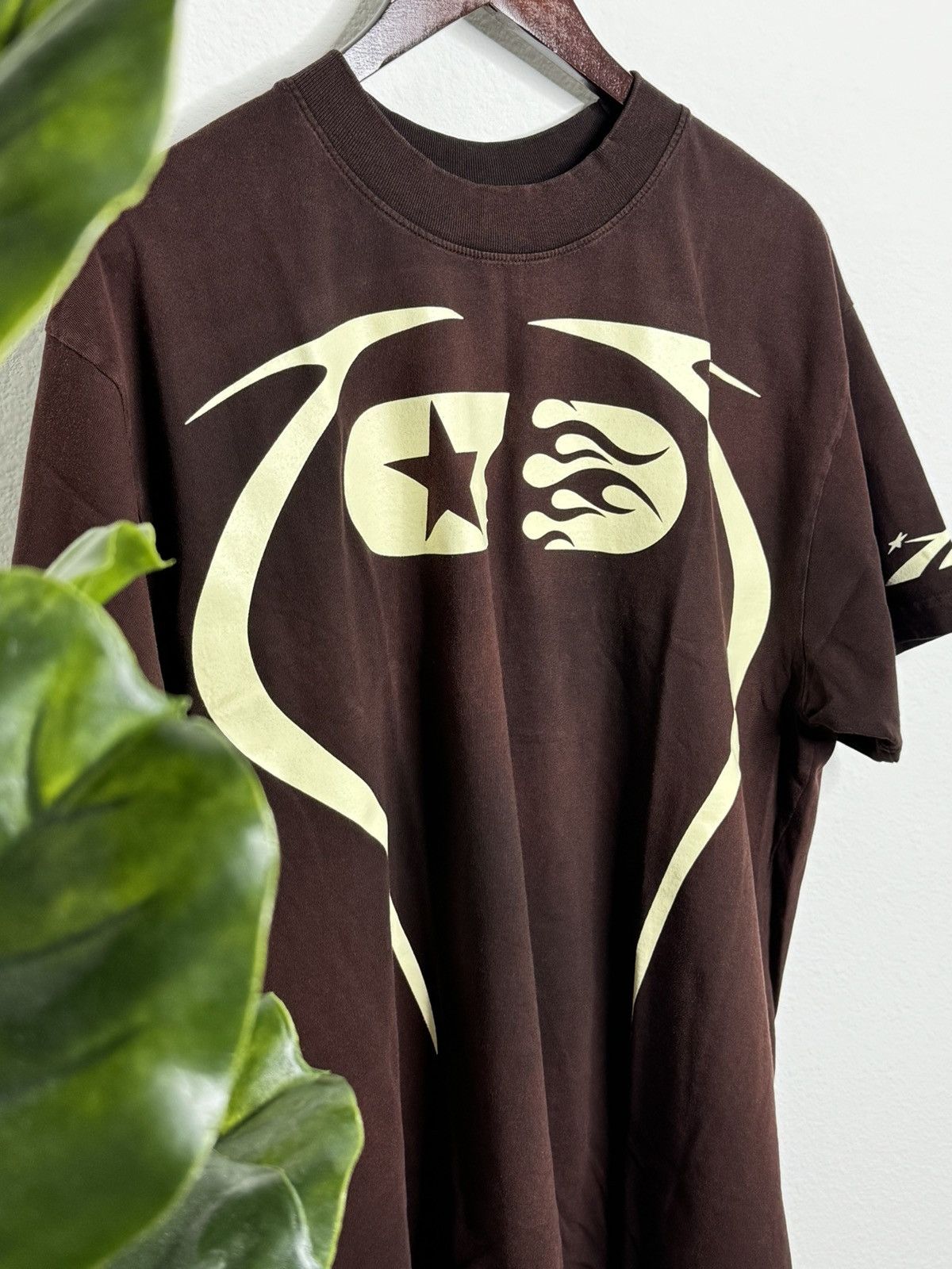 HELLSTAR Hellstar Studios Warm Up Tee Brown | Grailed