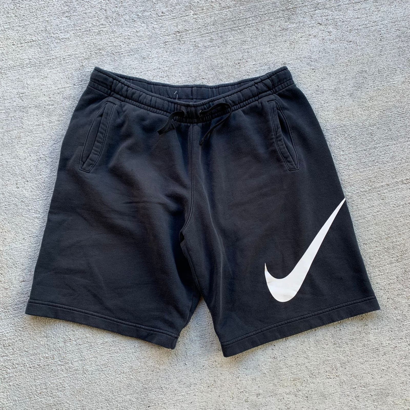 Nike 00's Nike Logo Graphic Black Shorts | Grailed