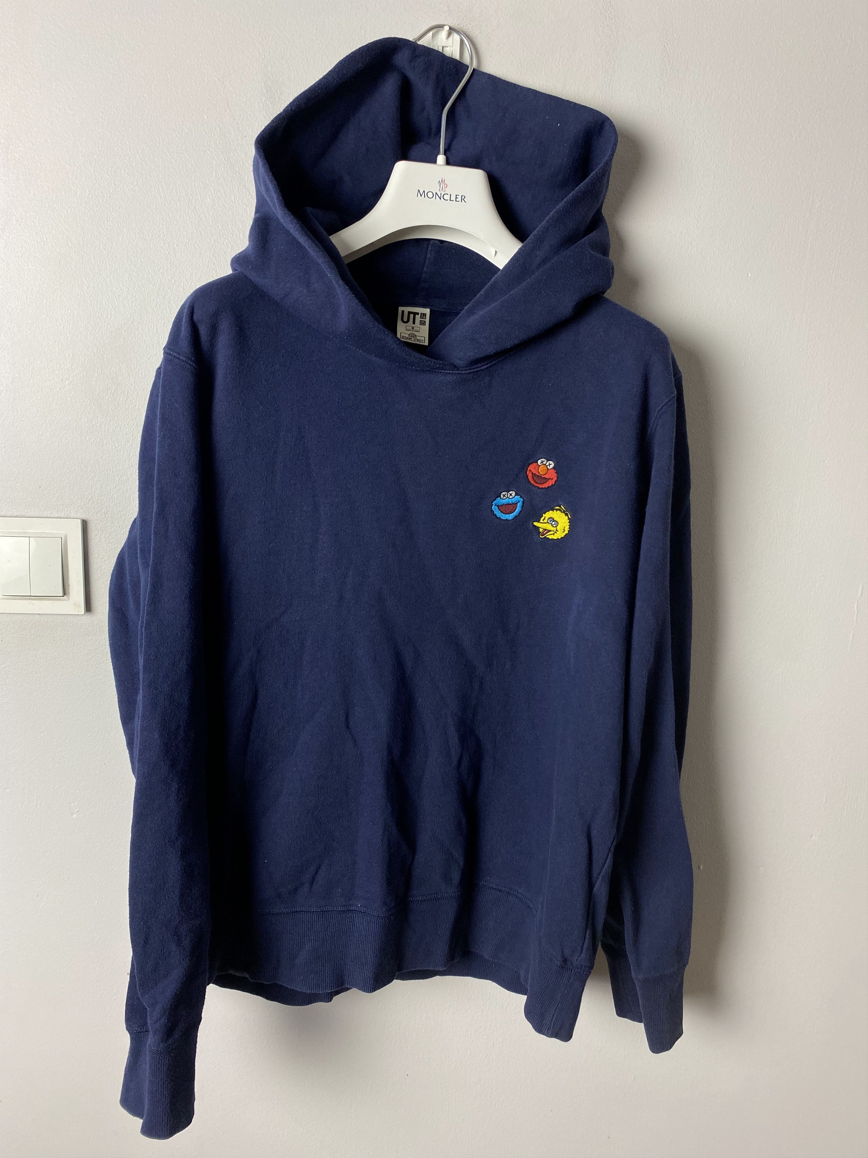 Kaws × Streetwear × Uniqlo Uniqlo x Kaws x Sesame Street hoodie small ...