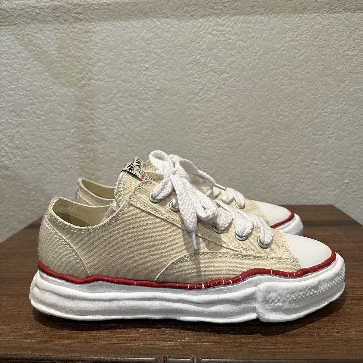 Maison MIHARA YASUHIRO Maison Mihara Yasuhiro Peterson Low Beige ...