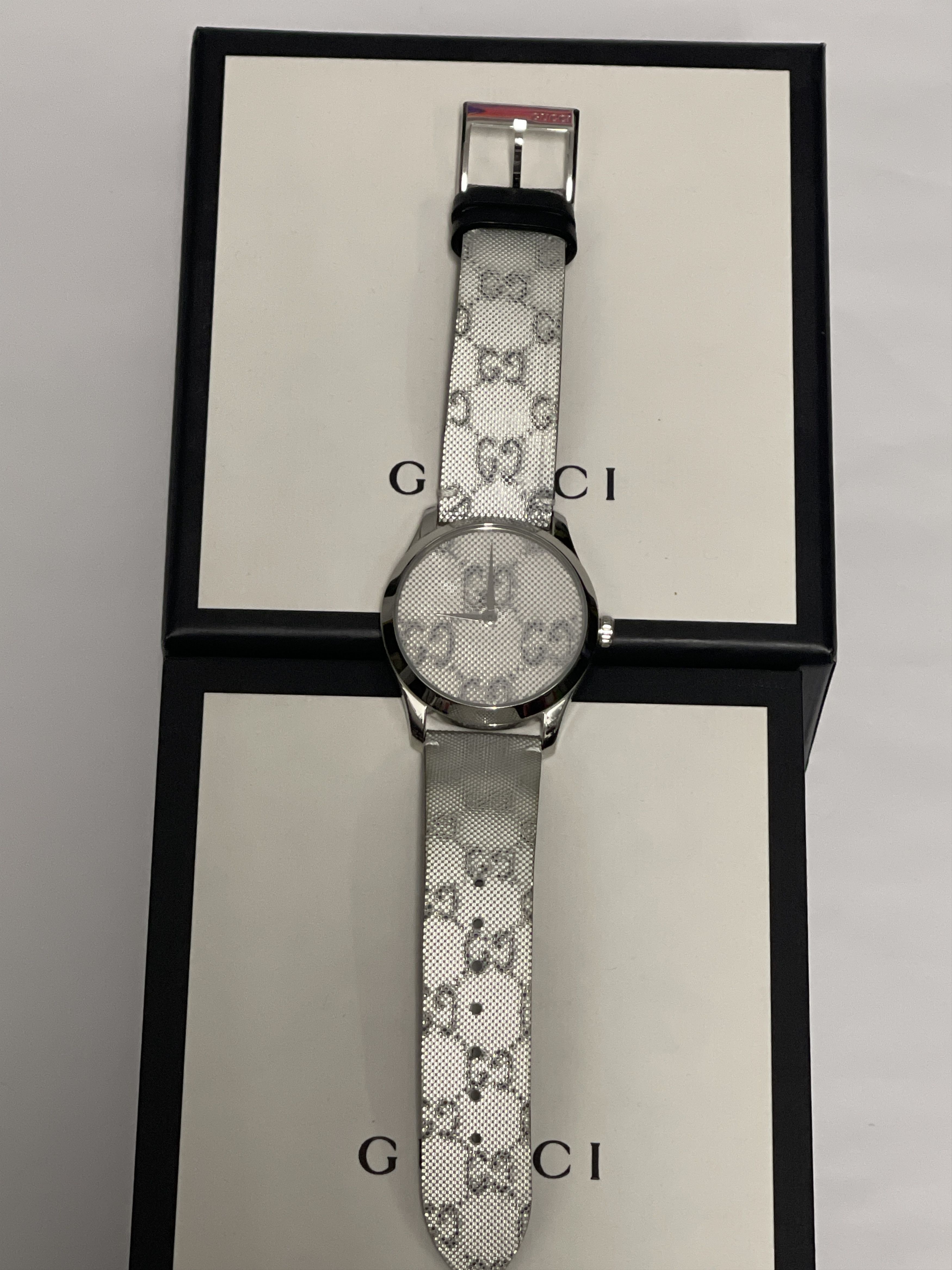 Gucci Gucci Holographic Clear GG watch 🔥🔥🔥 | Grailed