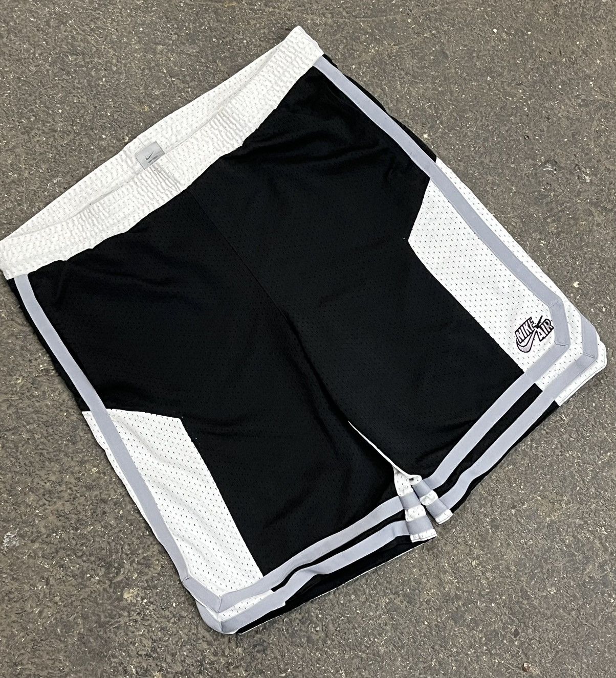 Nike Nike air vintage mesh shorts streetwear baggy rare hype | Grailed
