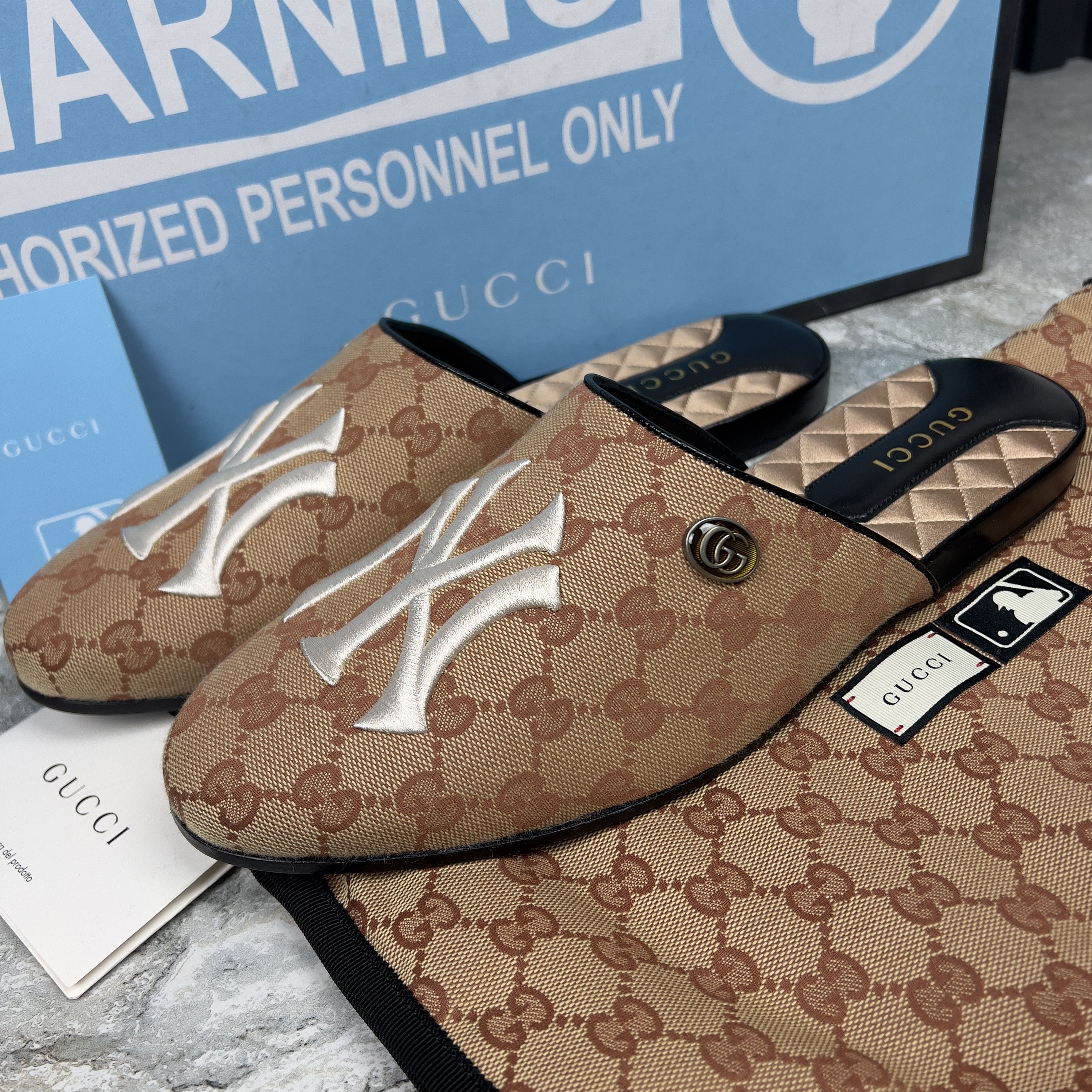 Gucci New GUCCI NY Yankees GG Supreme Monogram Mule Fabric | Grailed