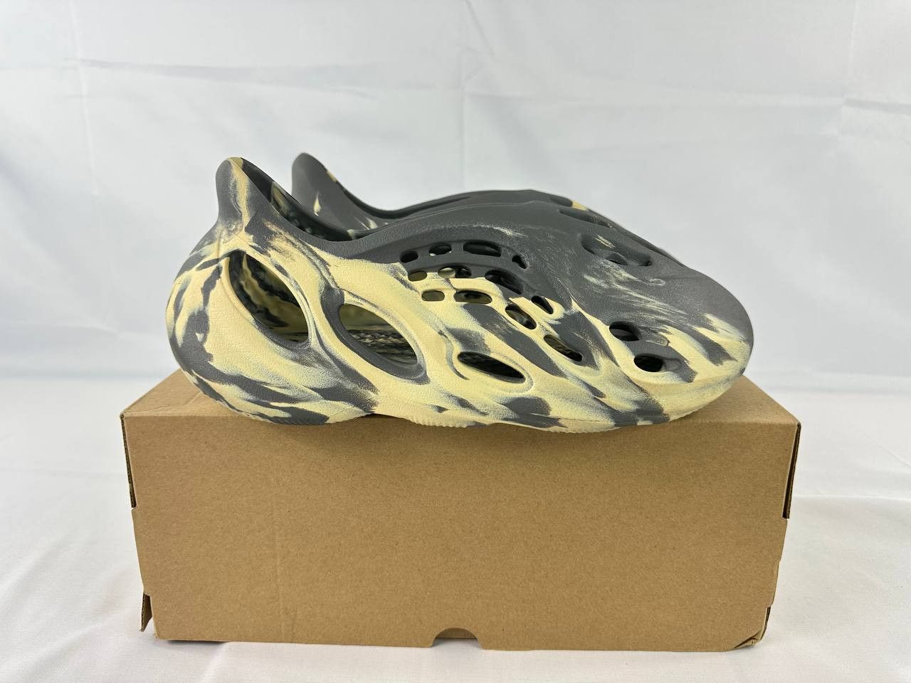 Adidas Adidas Yeezy Foam Runner RNNR MX Moon Gray | Grailed