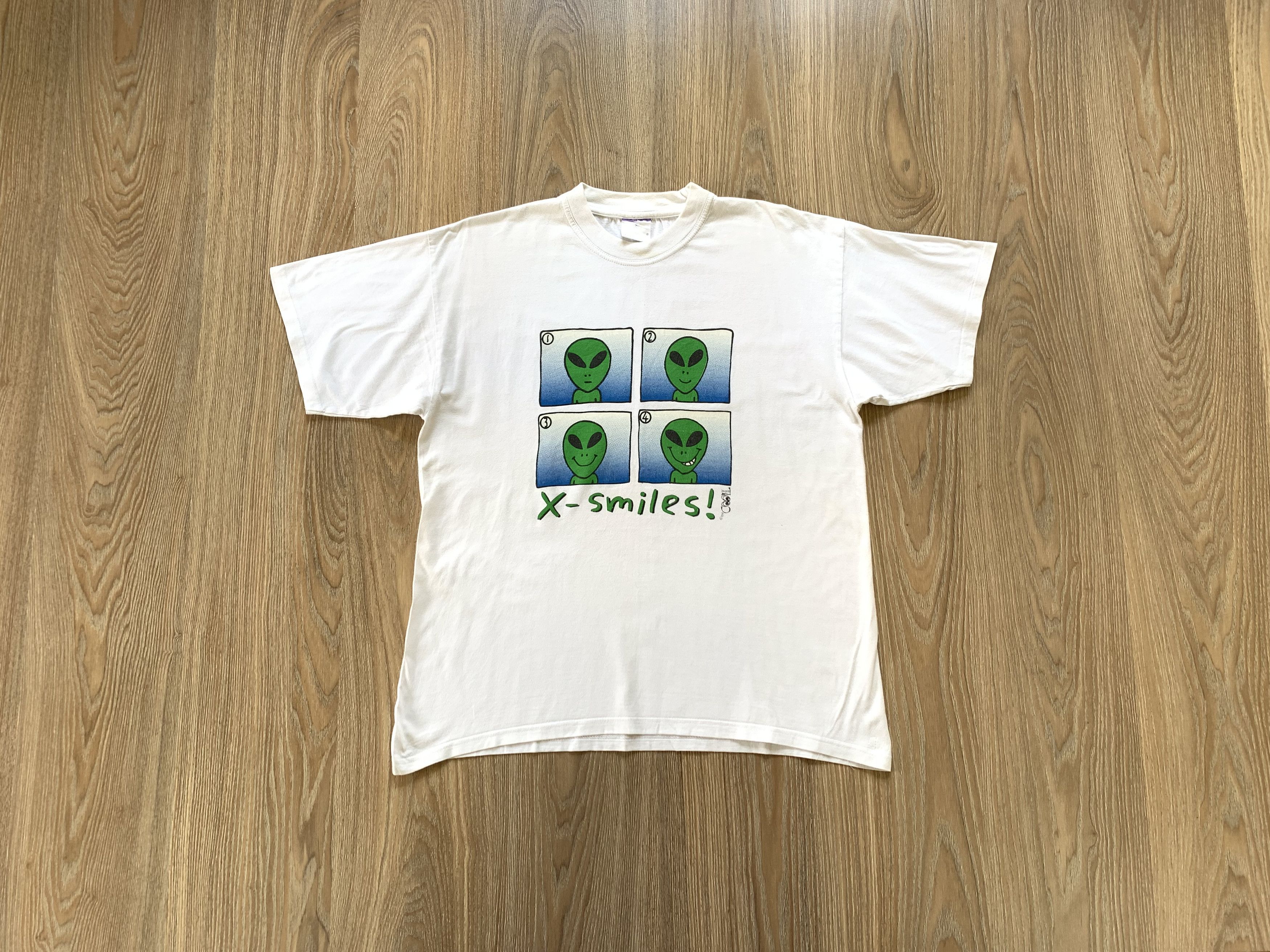 Vintage Vintage 1996 X-Smiles Aliens T-Shirt | Grailed