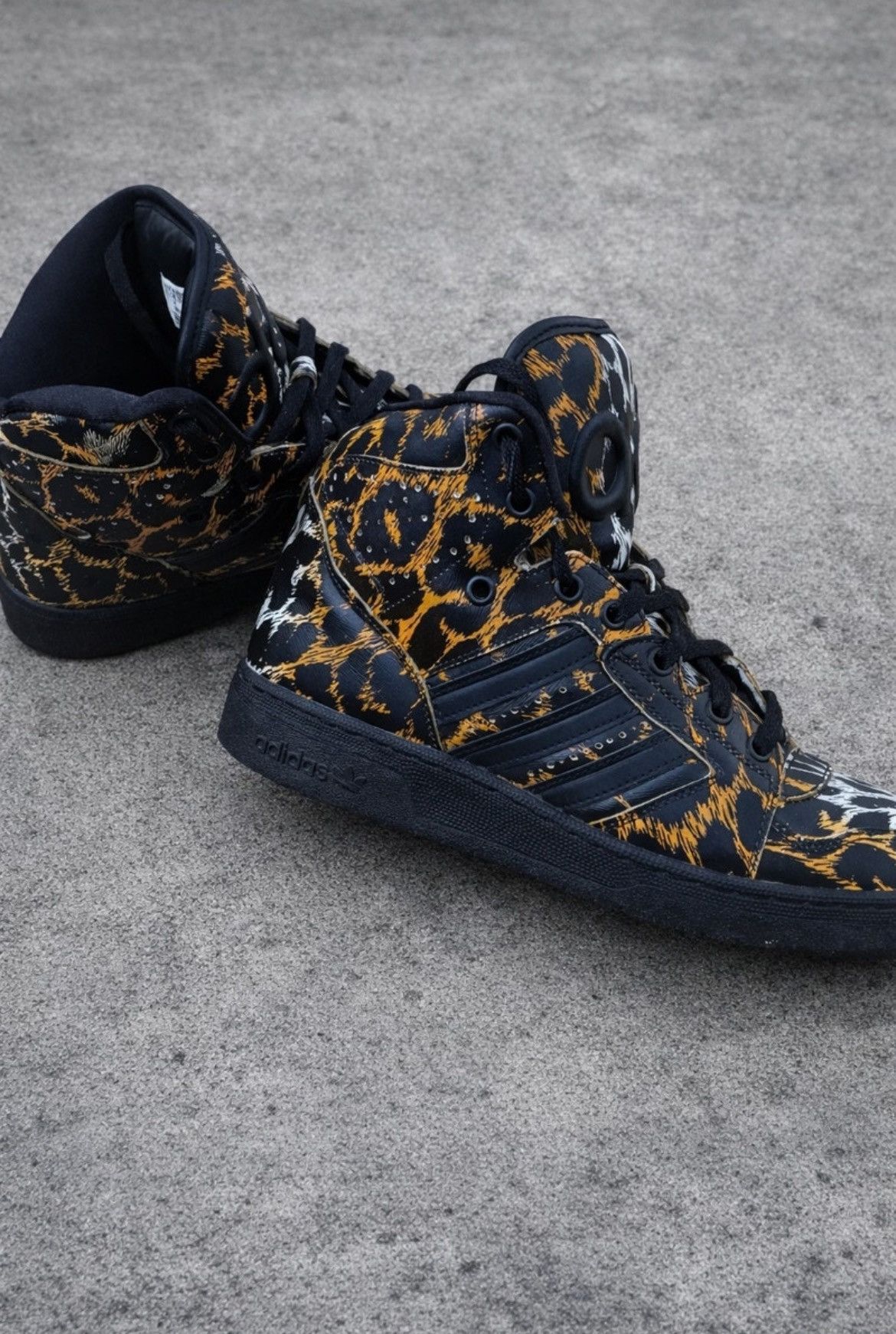 Adidas × Jeremy Scott Adidas x jeremy scott leopard print hi top ...