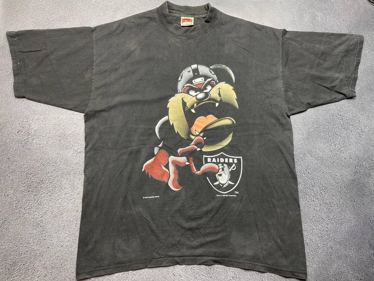 NFL × Nutmeg × Warner Bros Vintage 1996 Raiders Tasmanian Devil Nutmeg ...