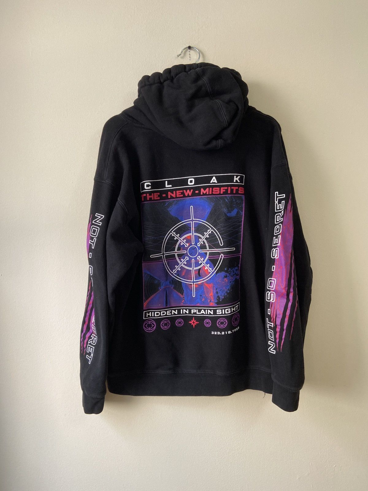 Vintage Vintage Cloak Brand The New Misfits Art Skate black hoodie L ...