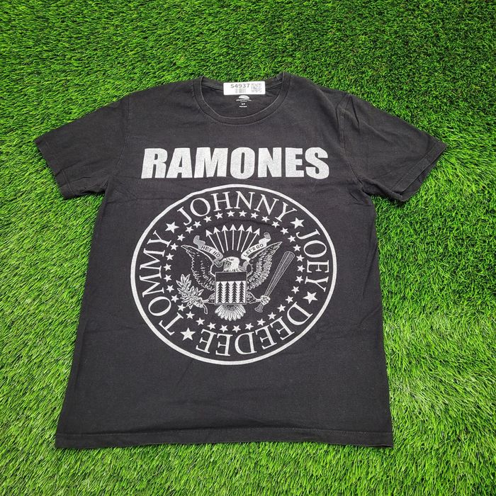 Old Navy Johnny-Ramone Classic-Punk Shirt S-Short 18x24 Memorabilia ...