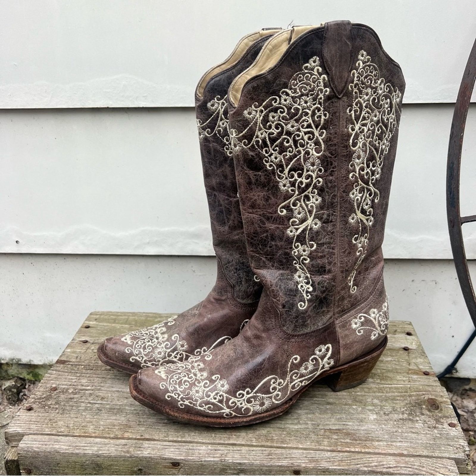 Corral Corral Bone Color Floral Embroidery Point Toe Cowgirl Boot | Grailed