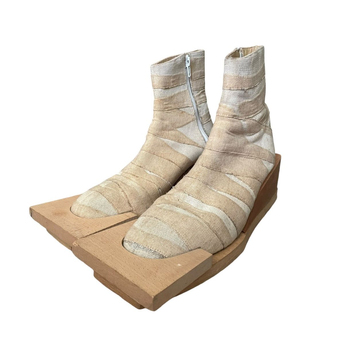 20471120 × Beauty Beast 20471120 hospital mummy wood platform shoes ...