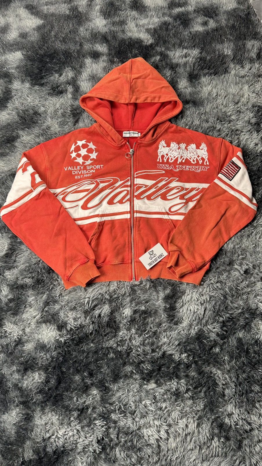 Streetwear × Vale × Vintage Vale Red Cursive Zip Up Hoodie - MEDIUM ...