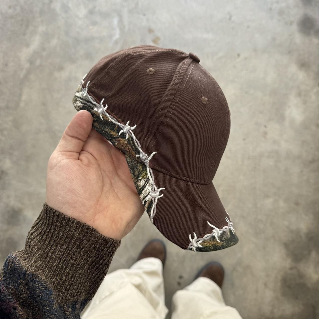 Vintage Vintage Real Tree Camo Embroidered Barbed Wire Trucker Hat ...