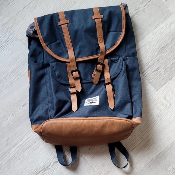 Roots Beautiful and almost New Roots Recycled Fabric Backpack | Grailed