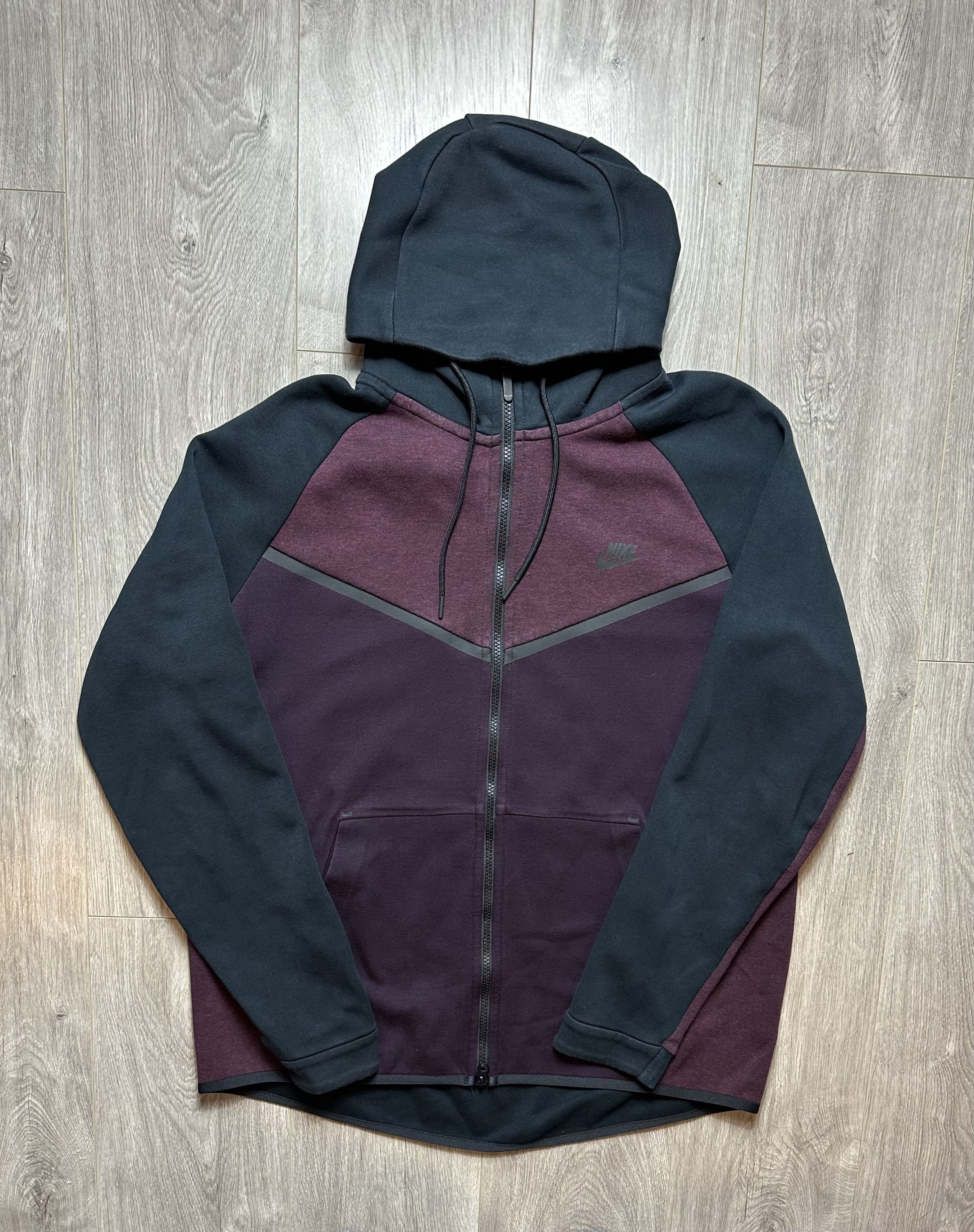 Hype × Nike × Streetwear Nike Tech Fleece Zip Up Hoodie Maroon / Black ...