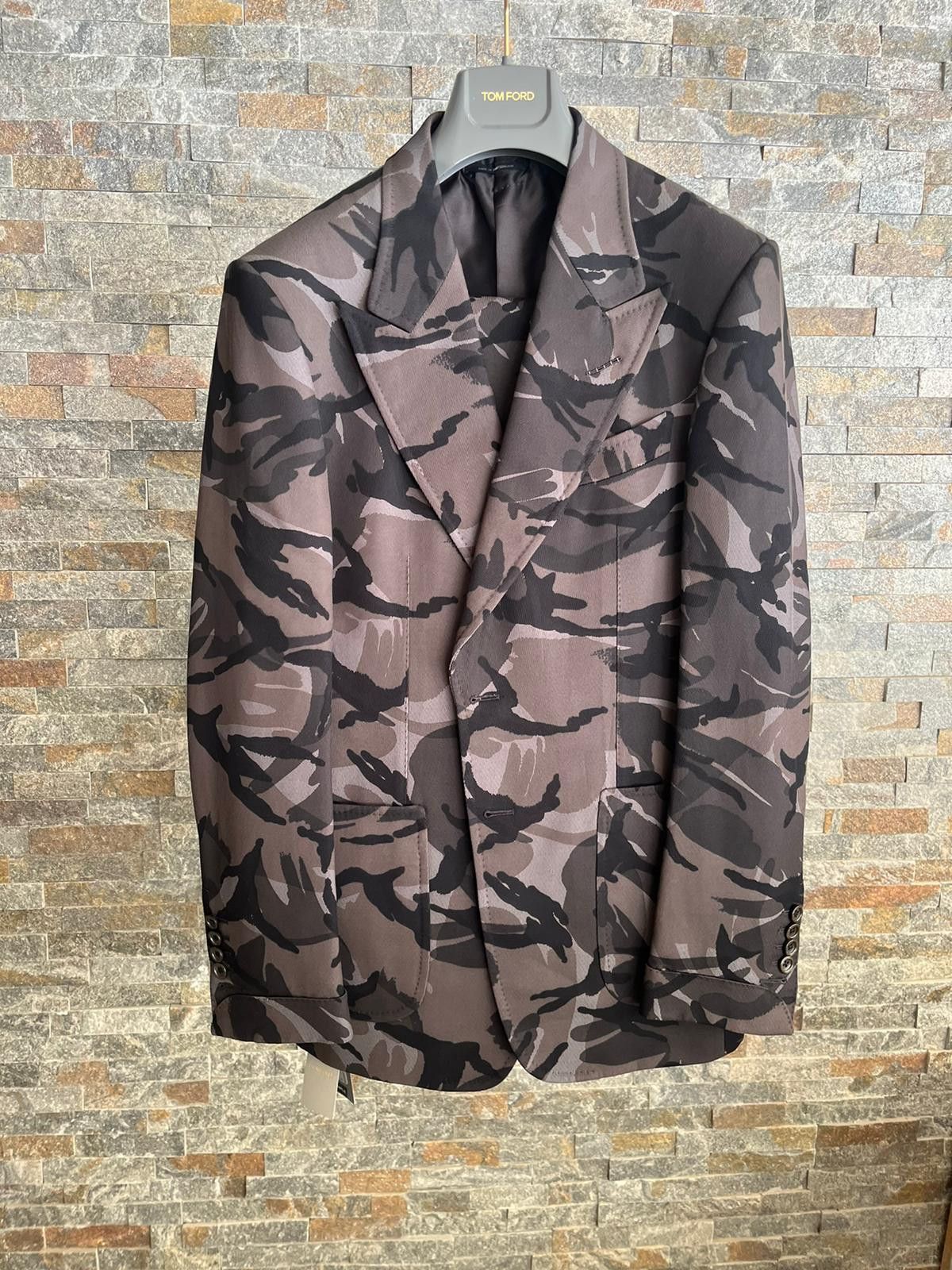 Tom Ford Shelton Camo Suit in Camo | Grailed