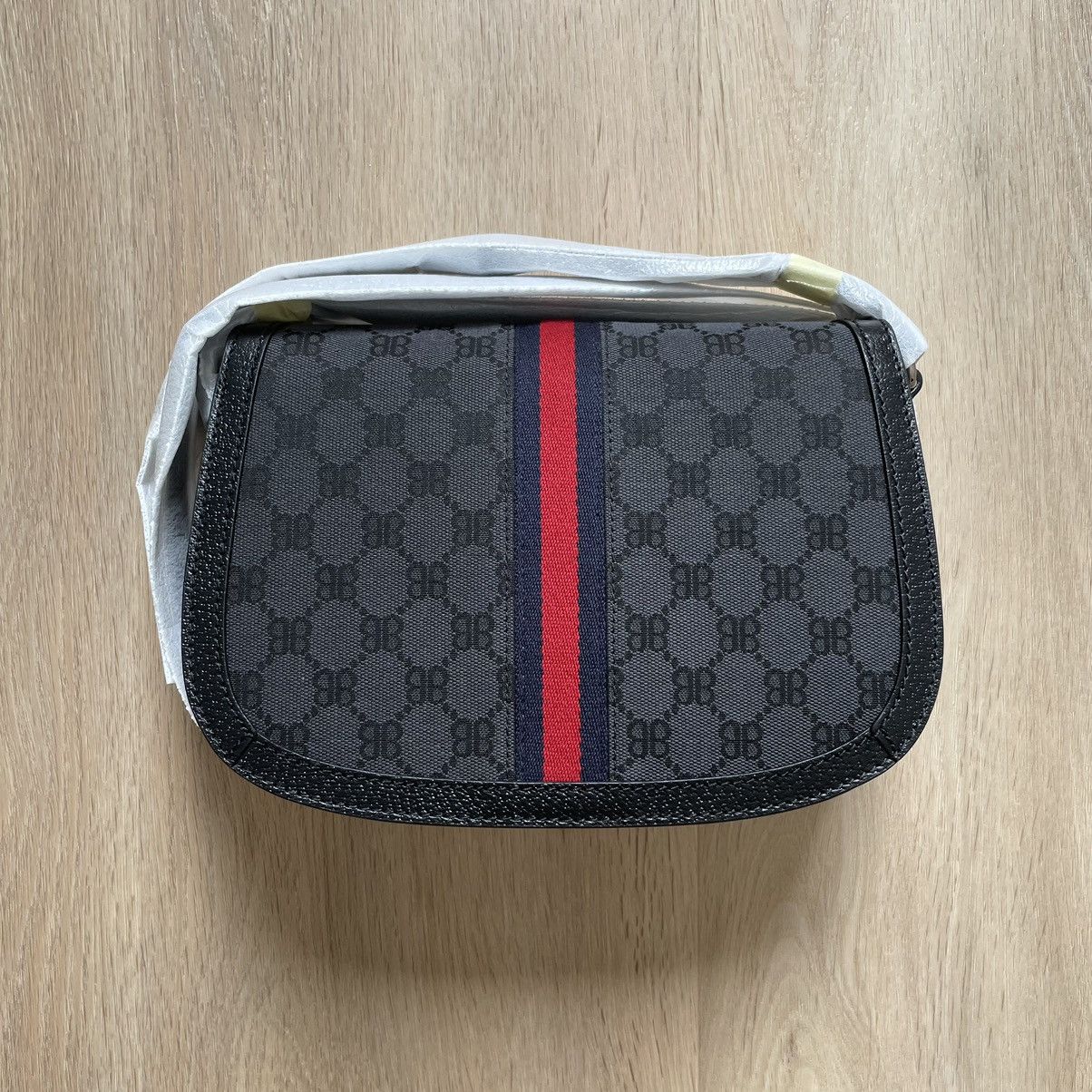 Gucci Hacker Medium Shoulder Bag | Grailed