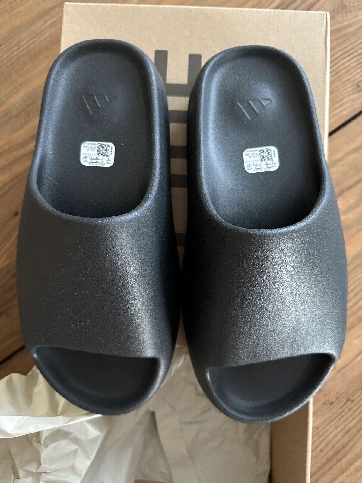 Adidas Adidas Yeezy Slides ONYX - SIZE 9 | Grailed