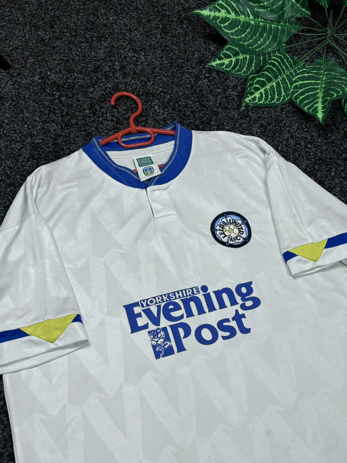 Sportswear × Streetwear LEEDS UNITED STYLE 1991/1992 HOME JERSEY SCORE ...