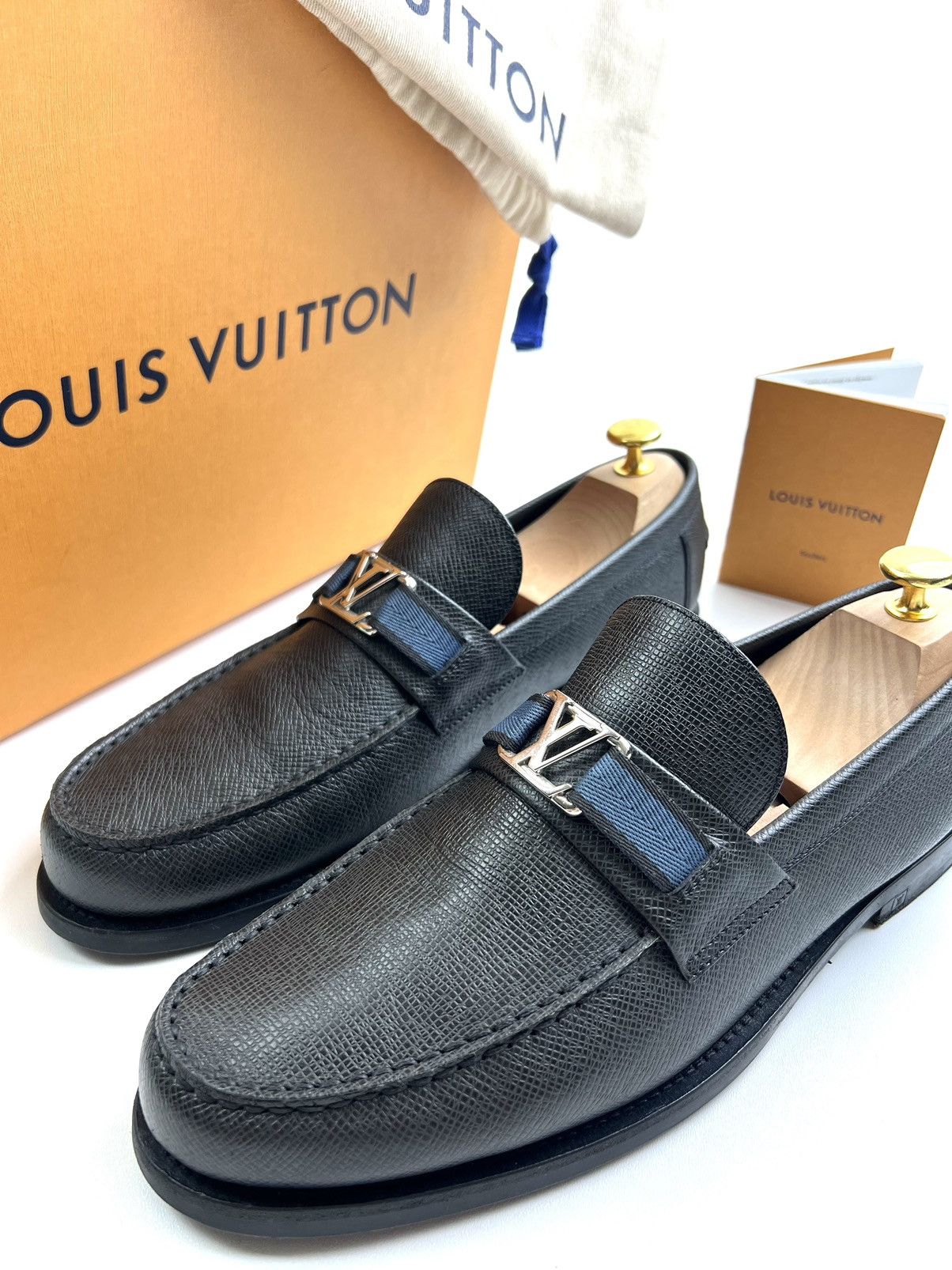Louis Vuitton LOUIS VUITTON LV Metal Logo Leather Loafers Shoes | Grailed