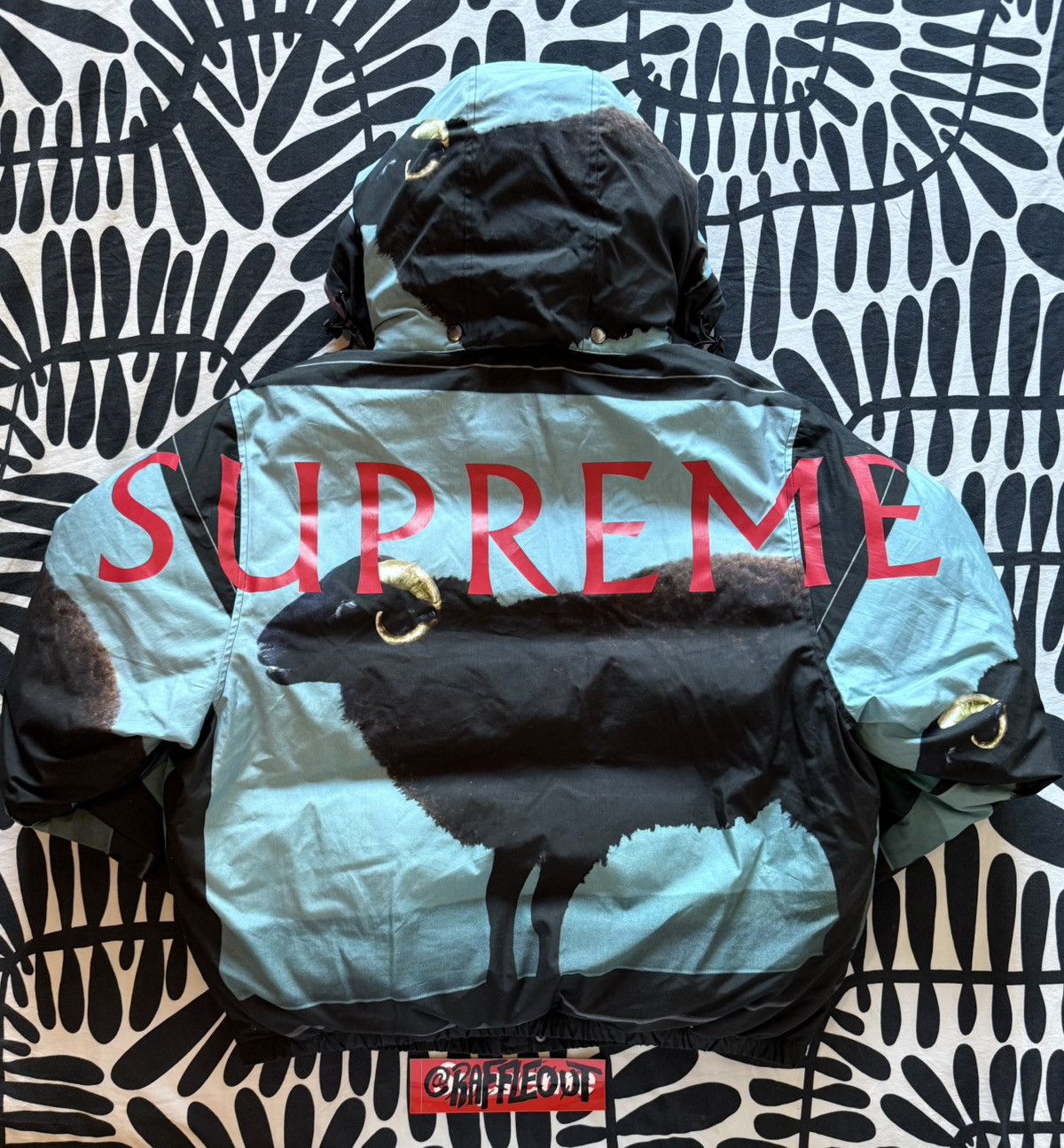 Supreme SUPREME × DAMIEN HIRST - DOWN PUFFER JACKET | Grailed