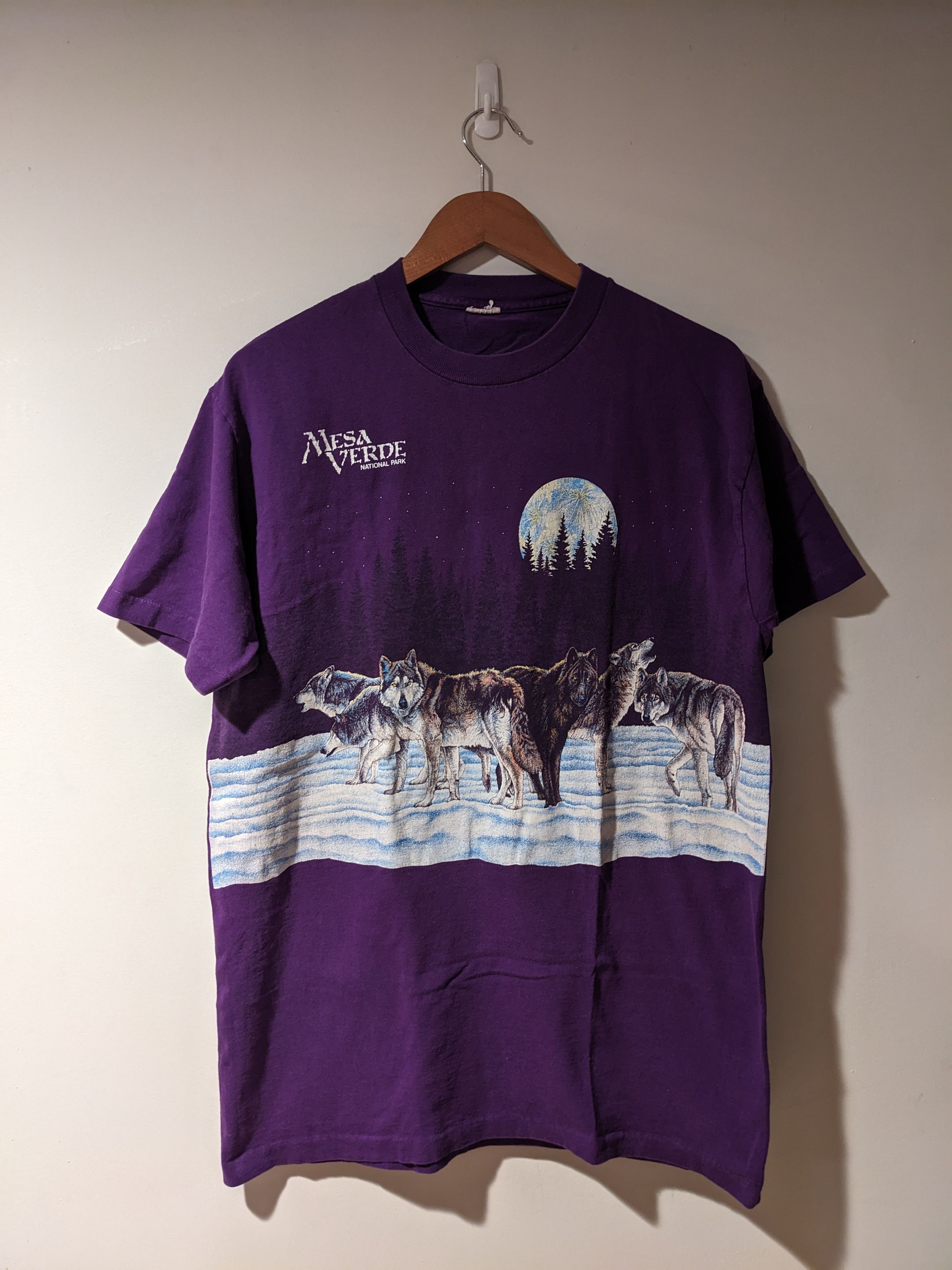 Animal Tee × Streetwear × Vintage Vintage 90s Wolf Animal Nature Wrap ...