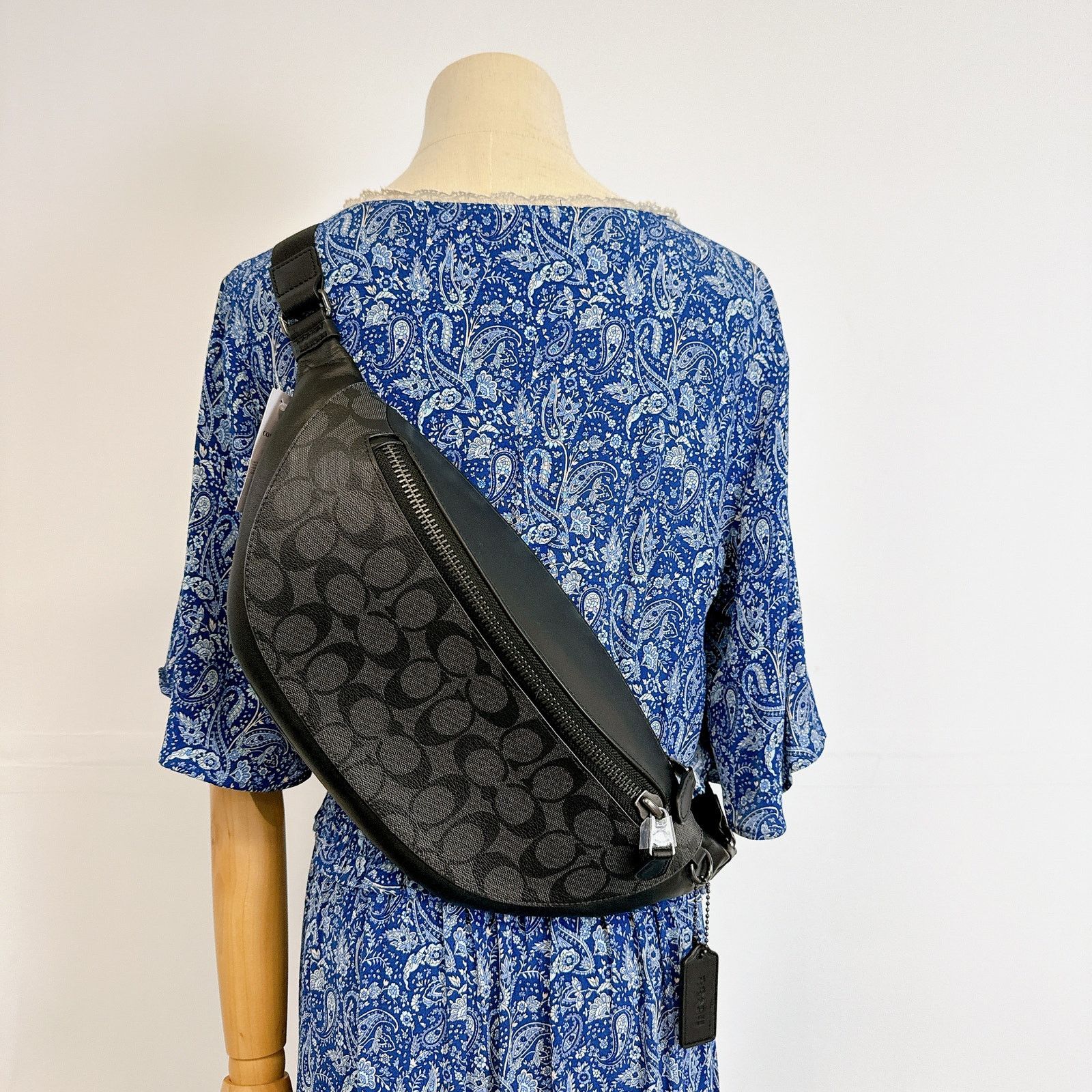 Coach Coach 78777 Warren Belt Bag In Signature Canvas IN Black | Grailed