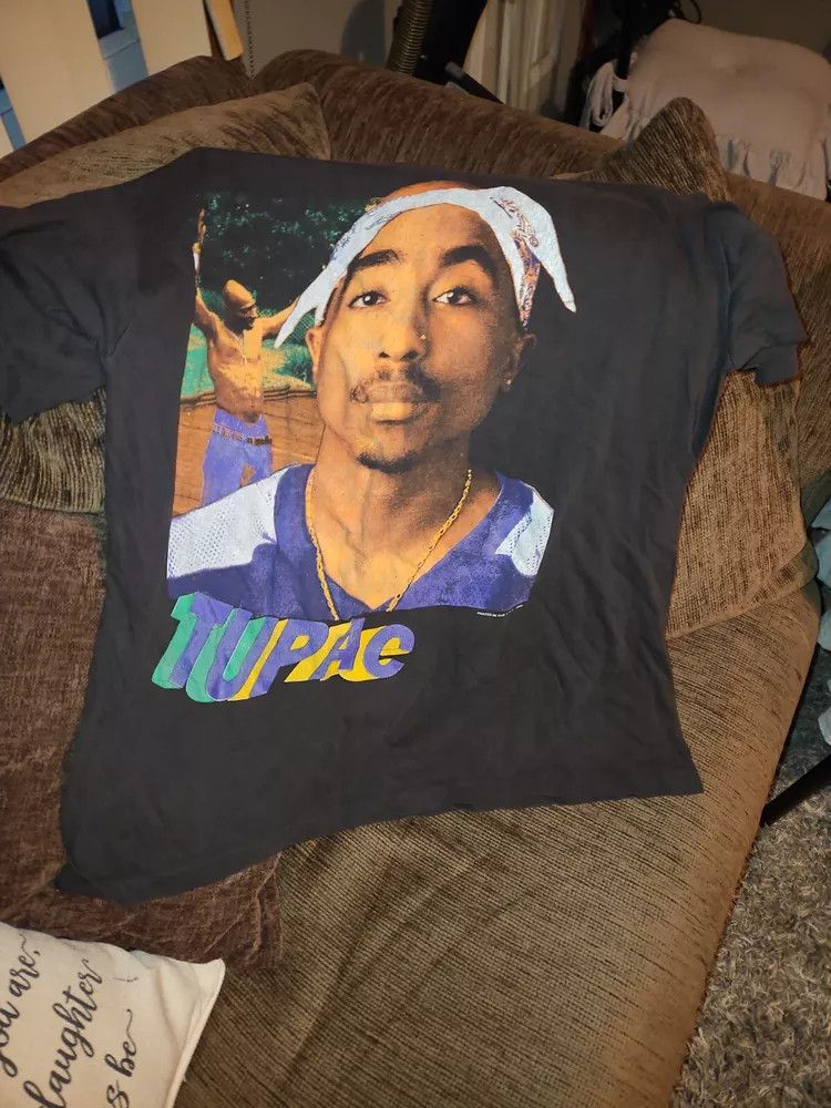 The Unbranded Brand Vintage 1995 Xl Tupac T-shirt | Grailed