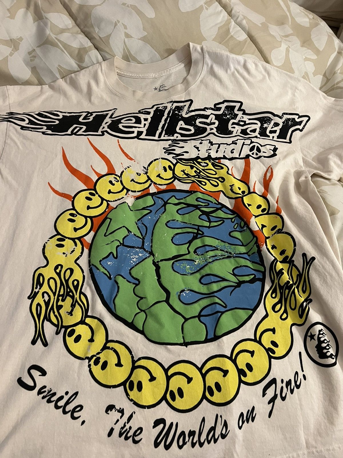 HELLSTAR Hellstar Globe Smiley T Shirt | Grailed
