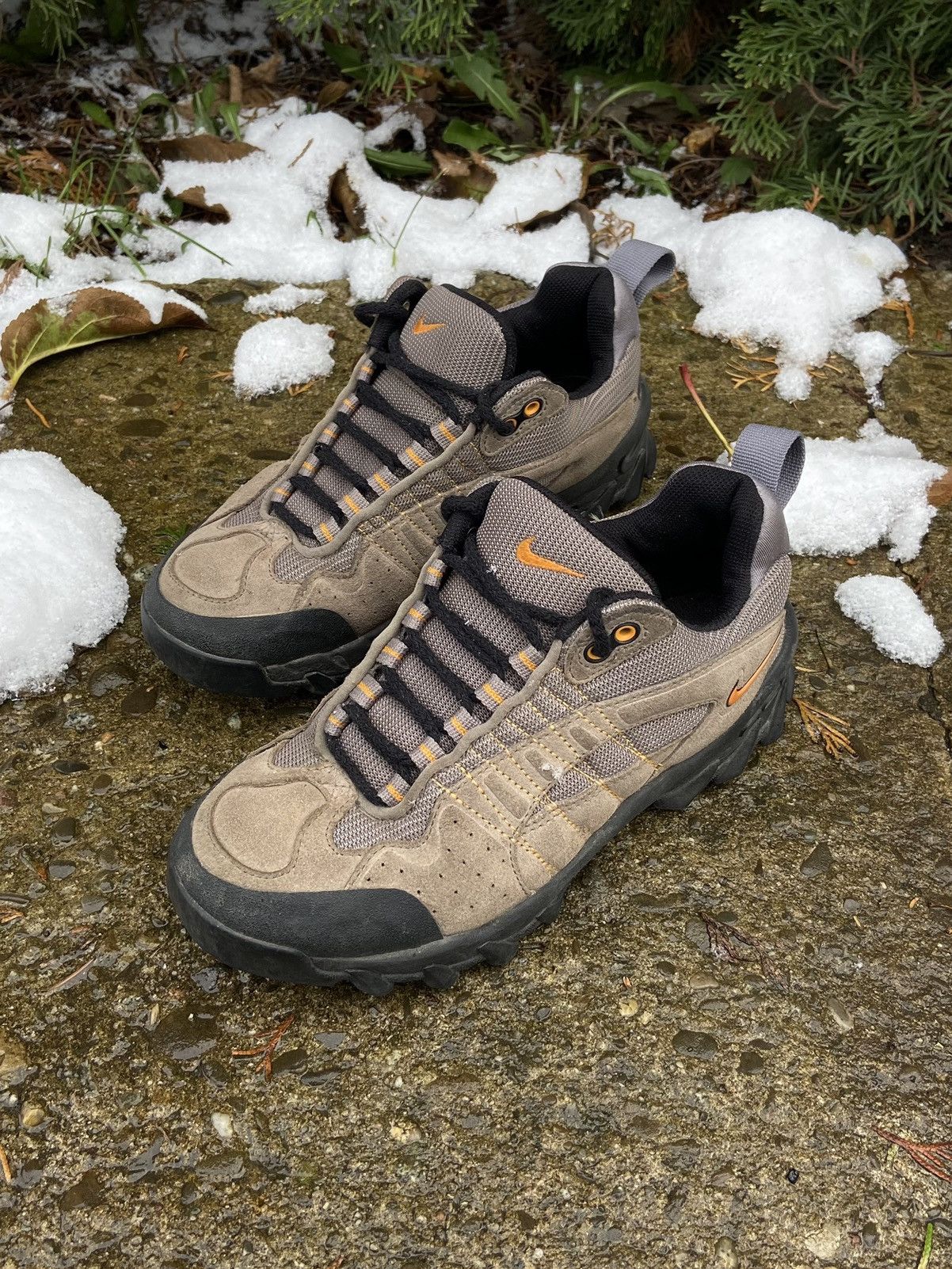Vintage Vintage Nike ACG hiking tracking brown shoes 90s | Grailed