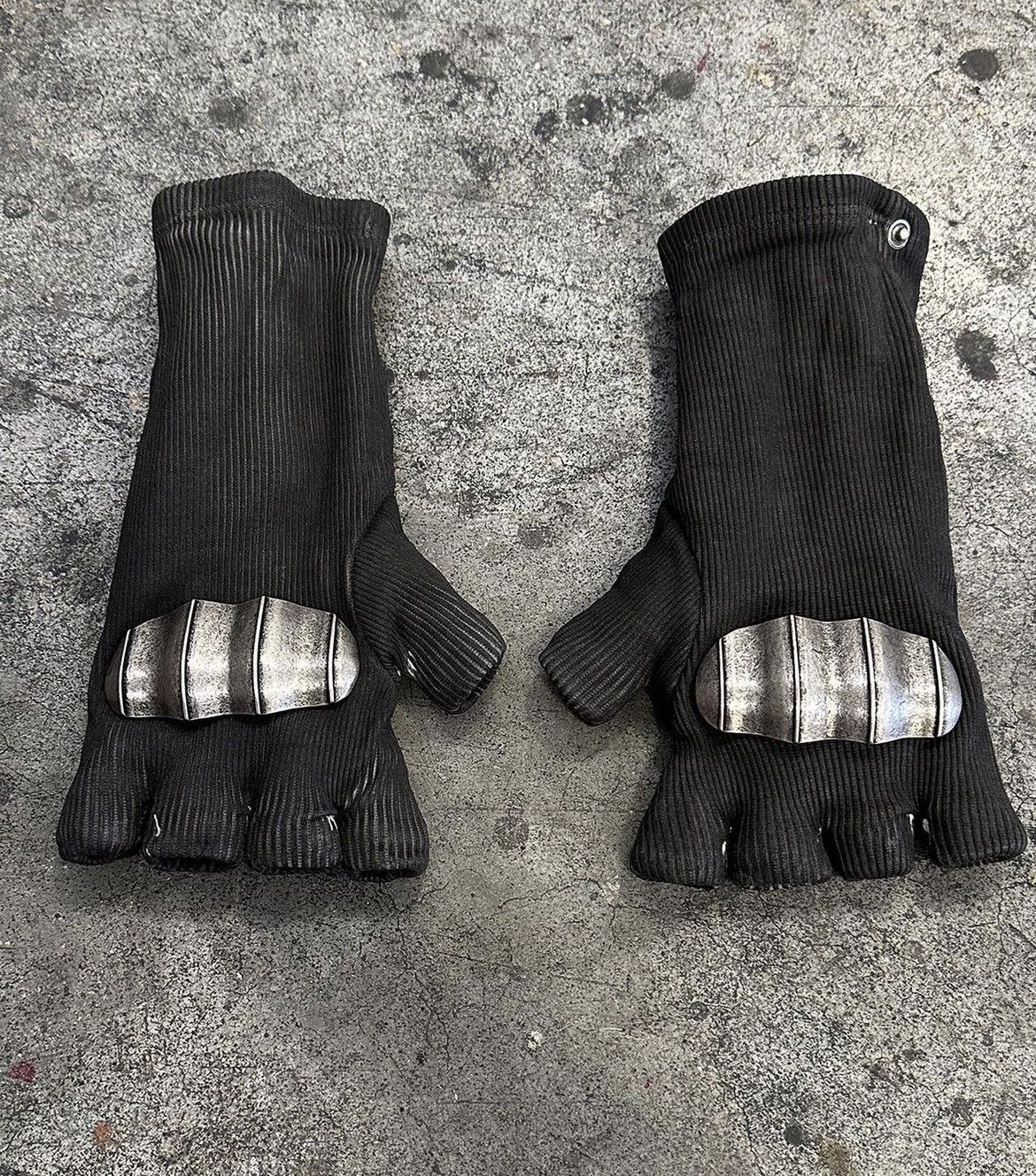 SHINE LUXURY “CHESTUS” killer prosthetic gloves - ZILLA | Grailed