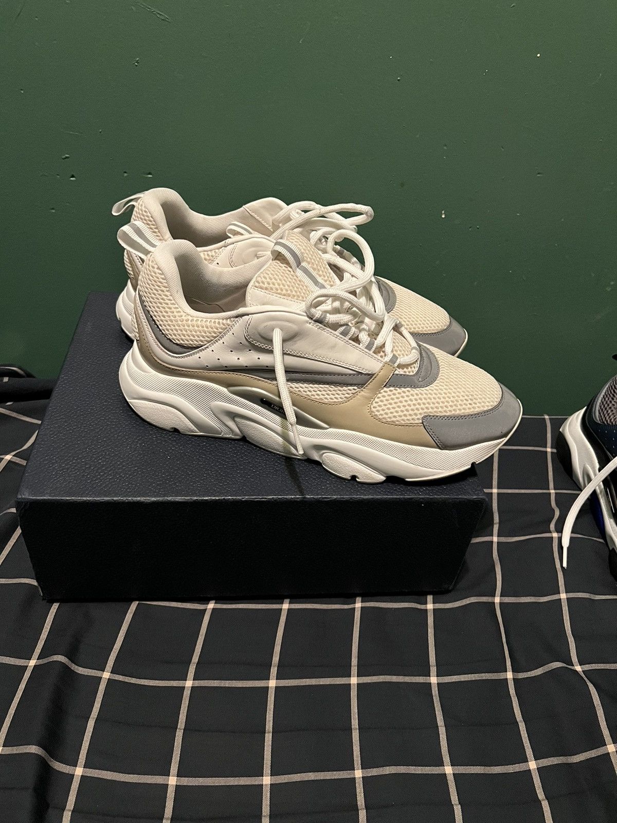 Dior Dior B22 Beige White size 46 | Grailed