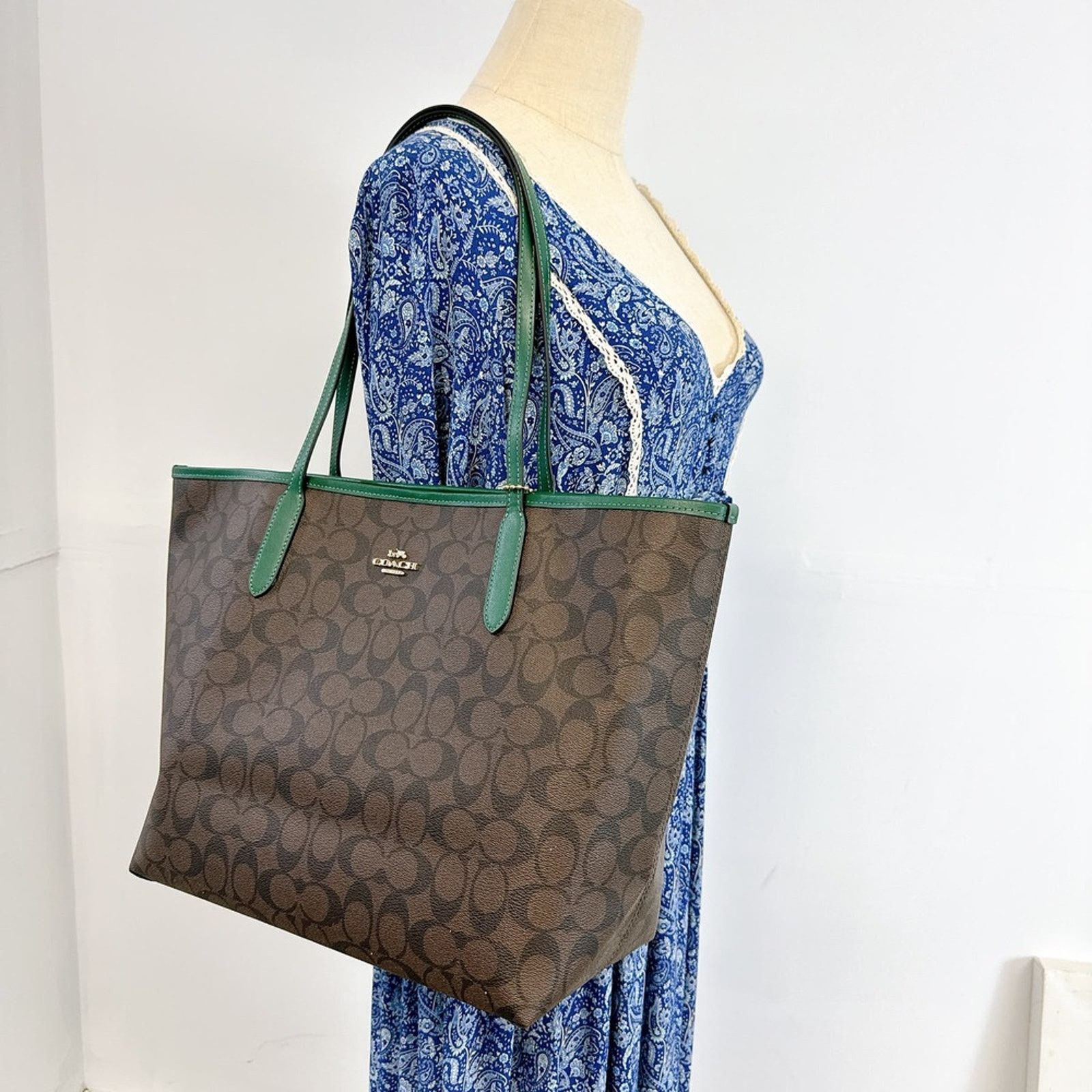 Coach Coach 5696 City Tote In Signature Canvas IN BROWN DARK PINE | Grailed