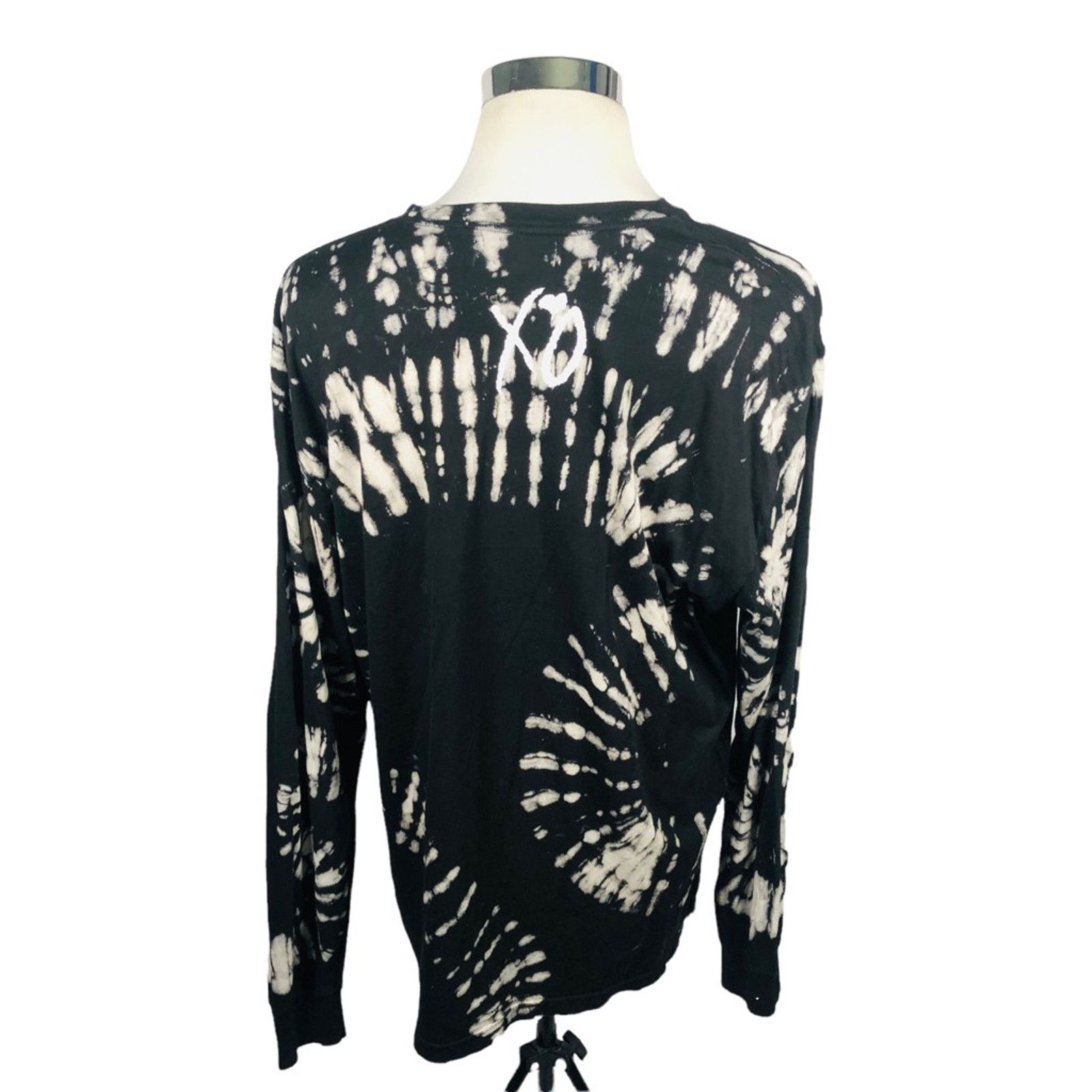 The Unbranded Brand Good Intentions Nav XO T-Shirt Black Tie Dye Long ...