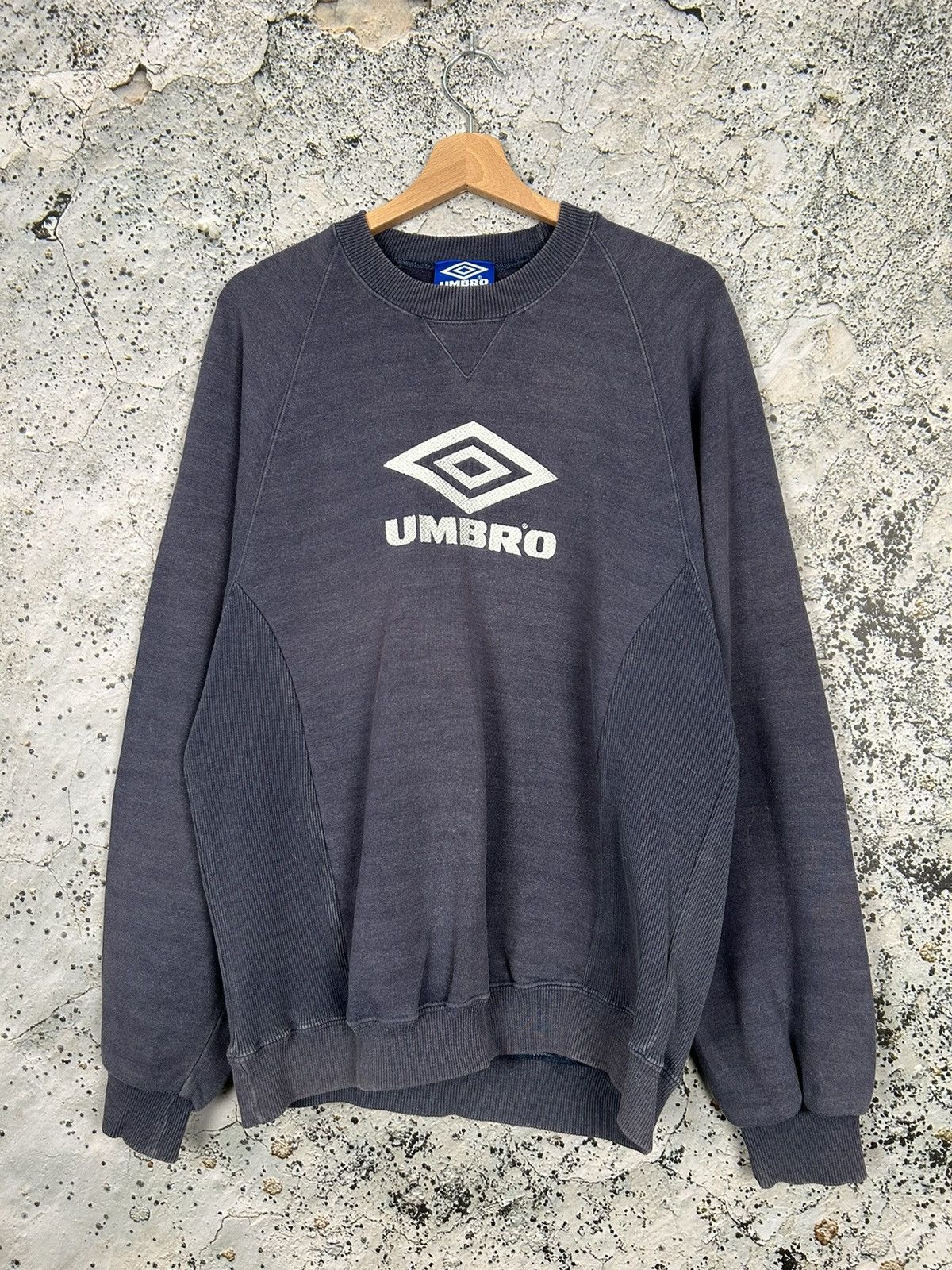 Umbro × Vintage Vintage Umbro Boxy Crewneck 90s Center Logo Hype Retro ...