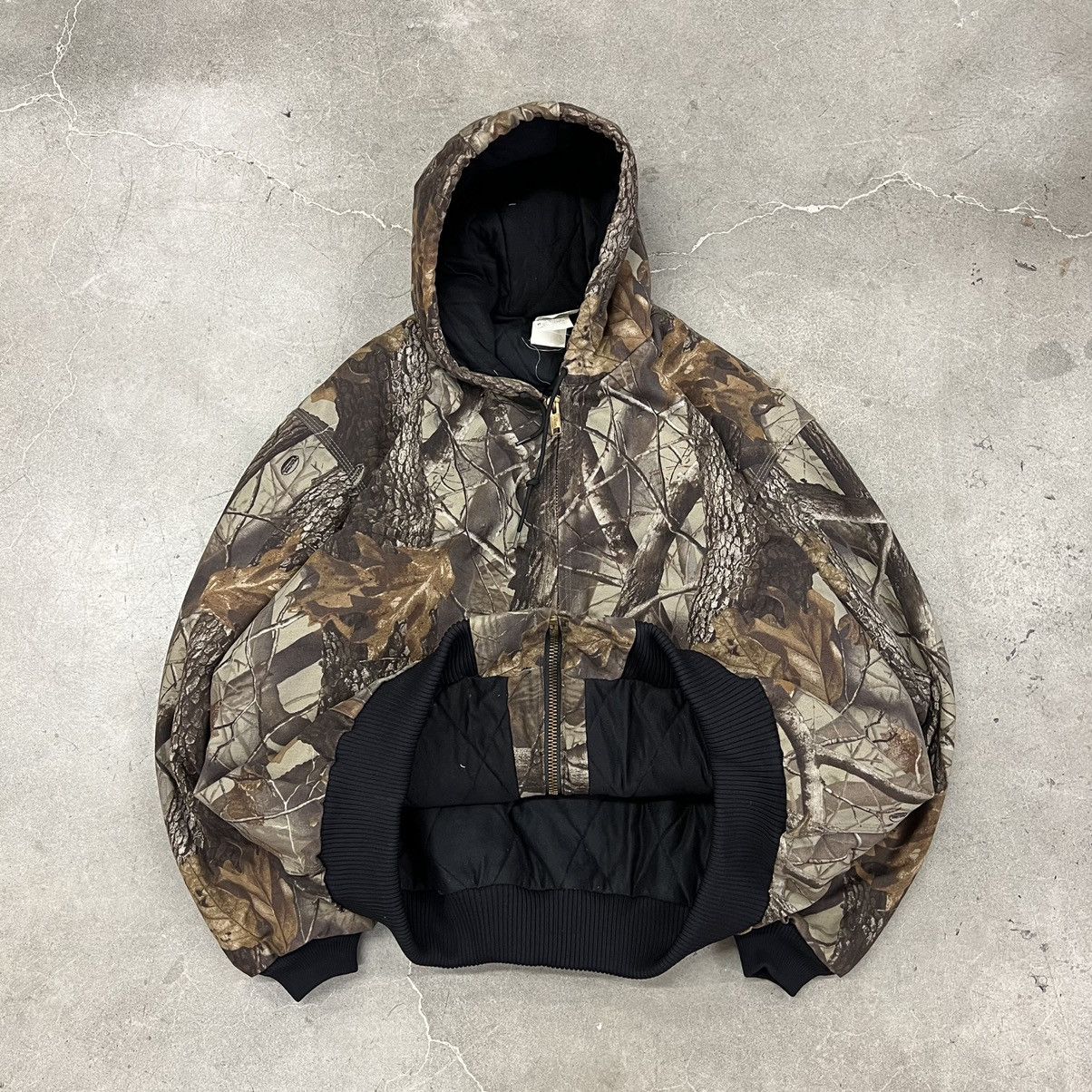 Vintage Vintage Carhartt RealTree hooded workwear jacket y2k outdoor ...