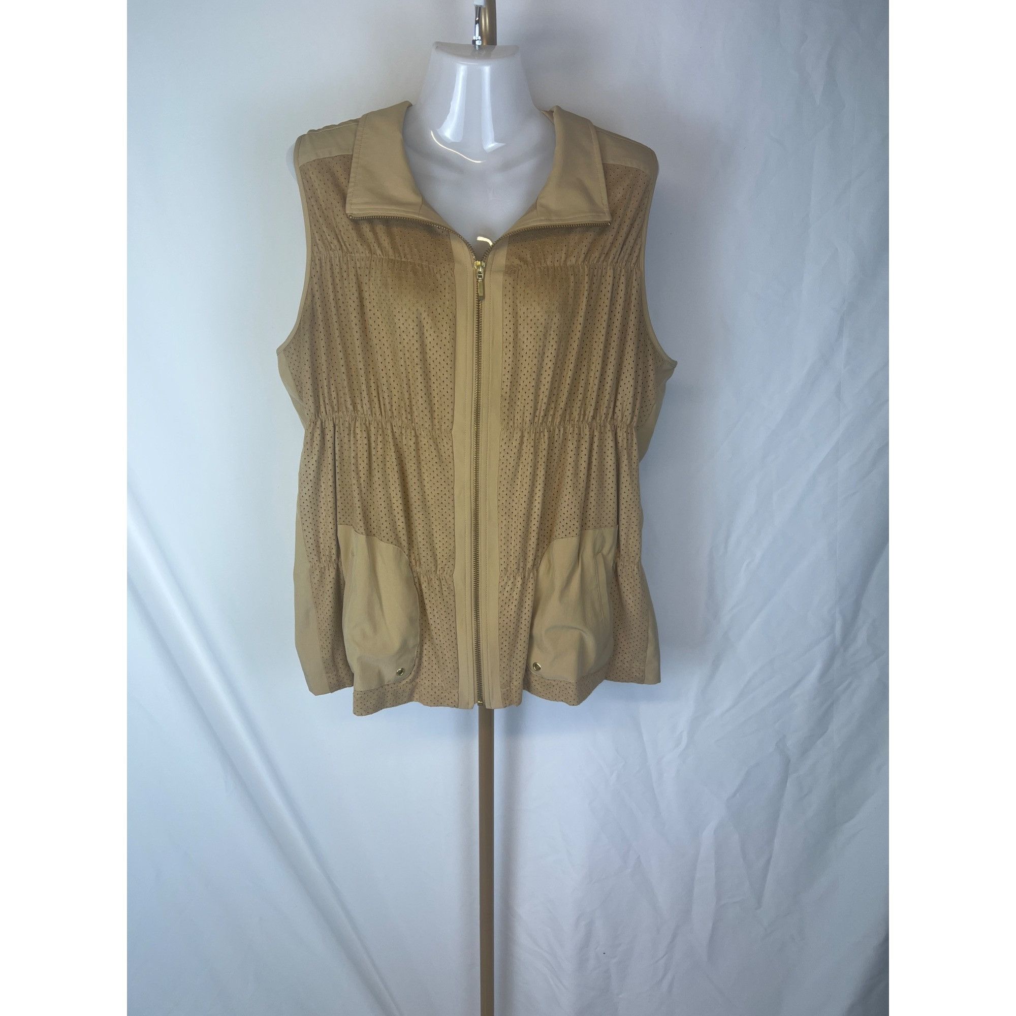 Chicos Chicos Zenergy Beige Perforated Zip-Up Vest Size 2 (L) With ...