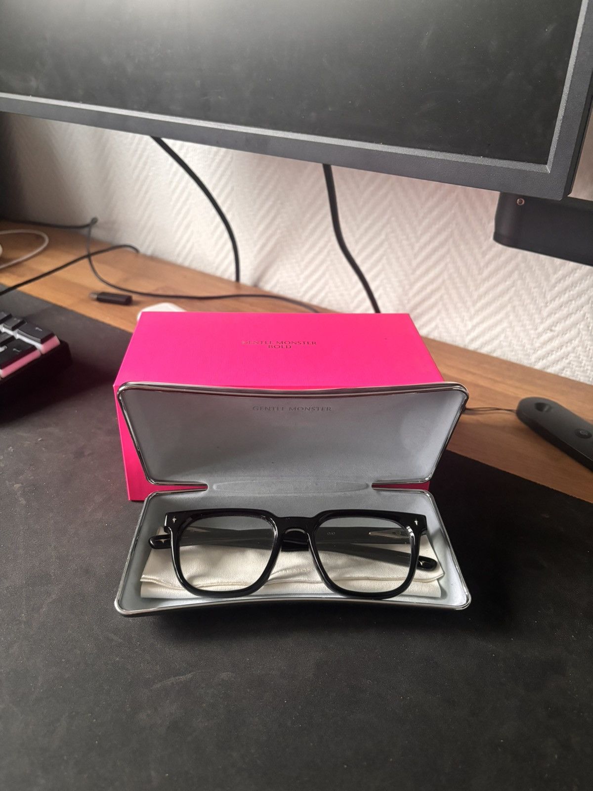 Gentle Monster Gentle monster glasses OJO 01 | Grailed