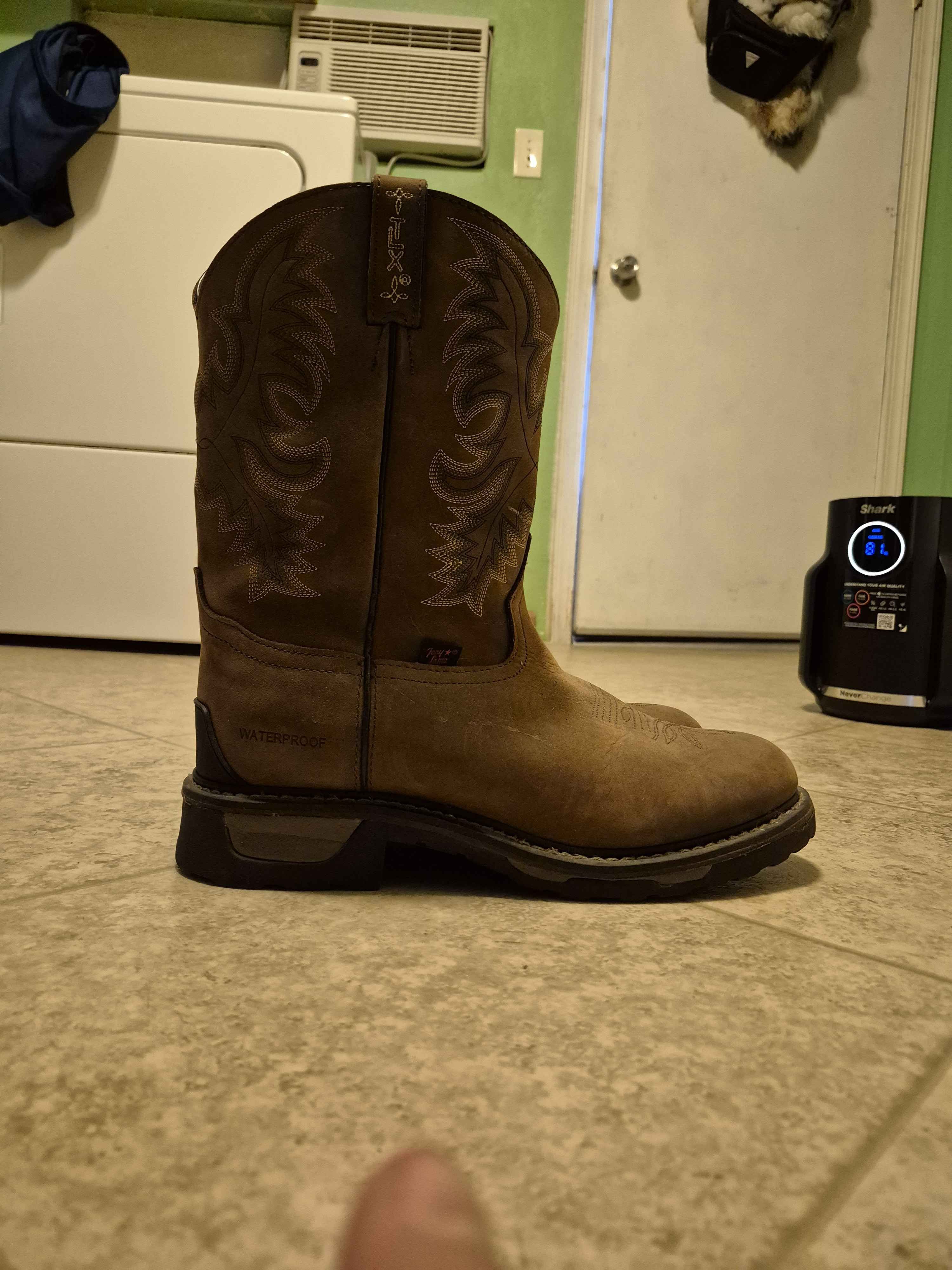 Tony Lama Tony Lama Boots Harlingen Pullon in Tan Cheyenne | Grailed