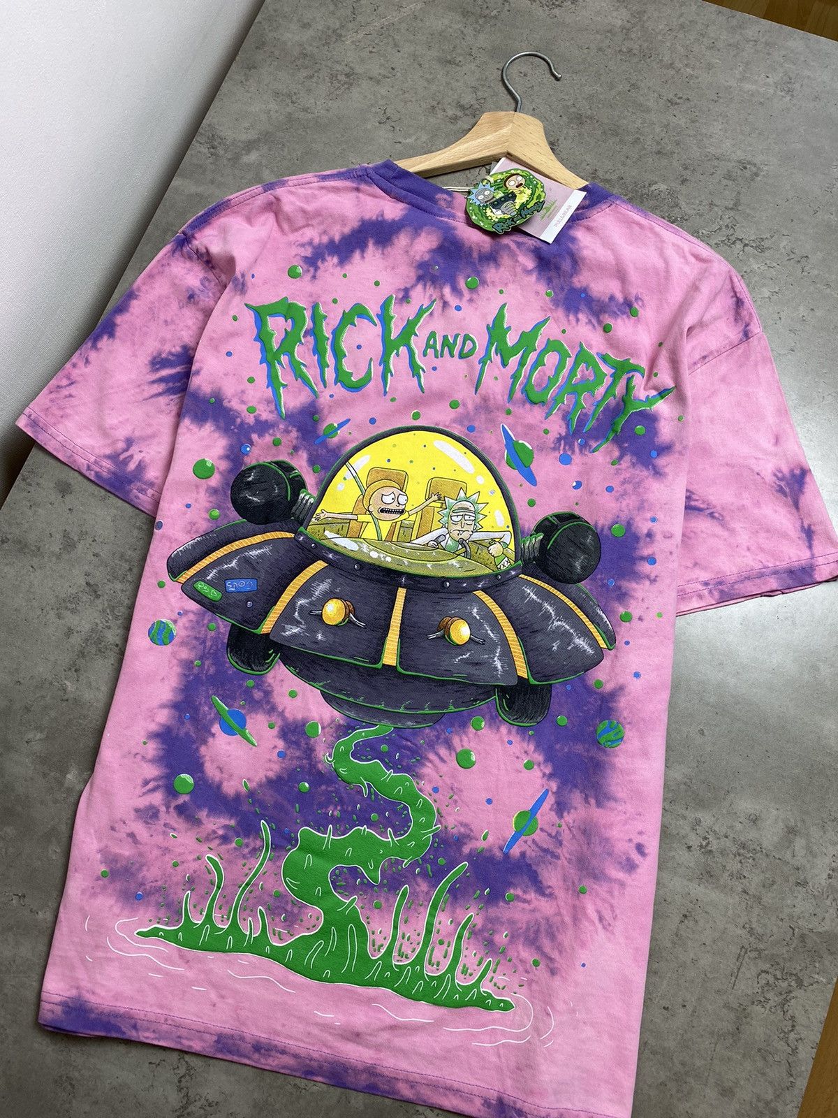 Cartoon Network × Pull & Bear Rick and Morty tee M | Grailed