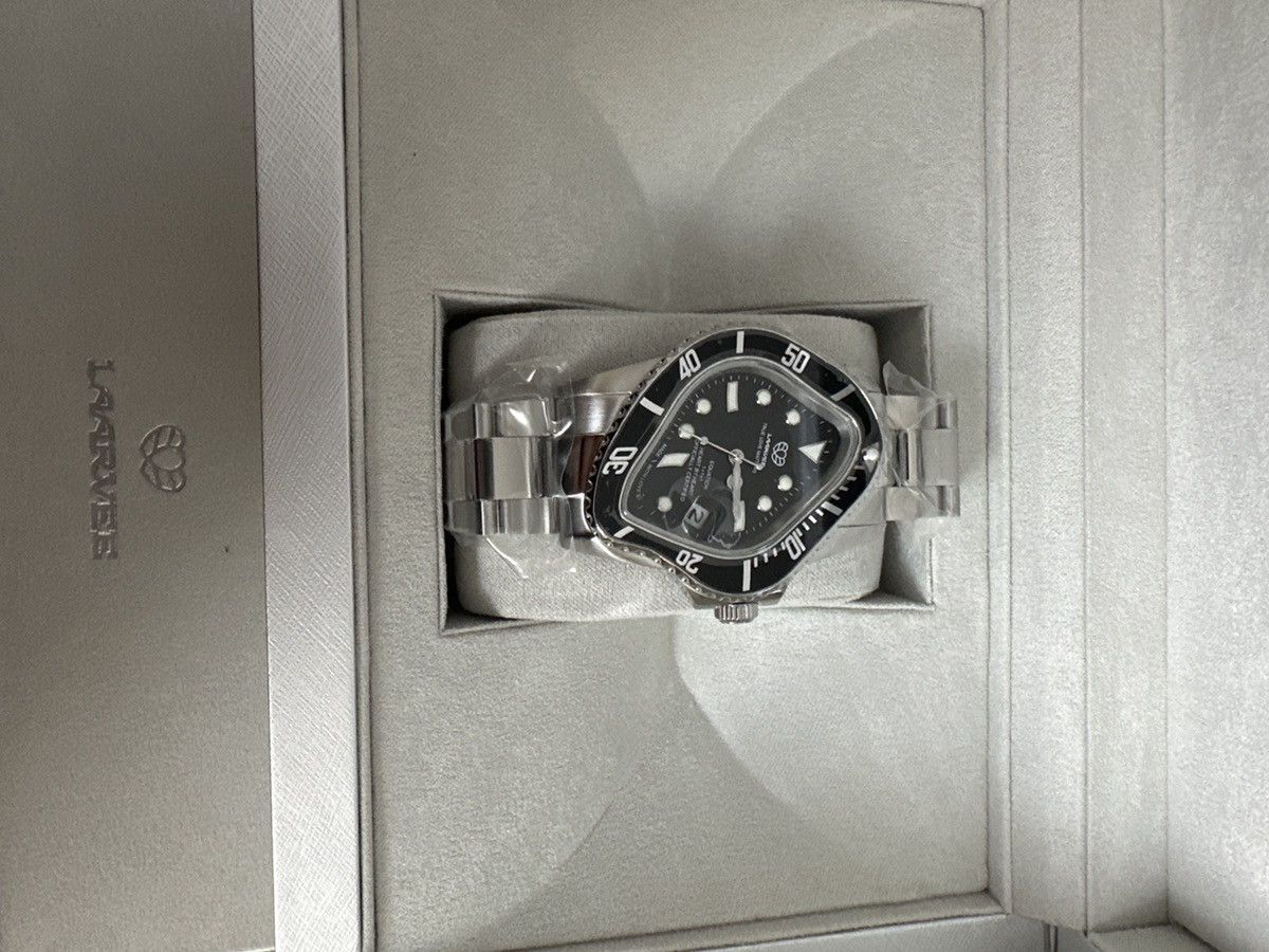 Laarvee Laarvee PEA001 Crash Watch - Black Dial / Black Bezel | Grailed