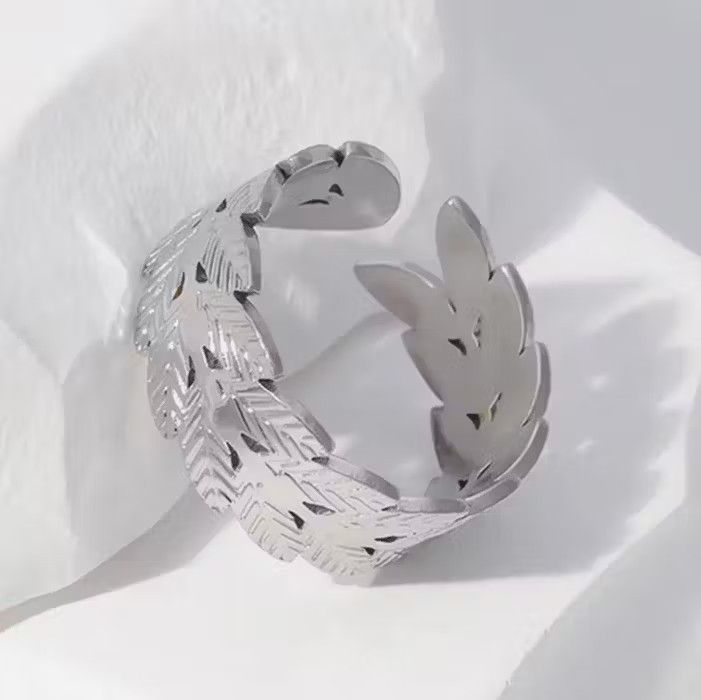 Vintage Elegant Simple Leaf Ring | Grailed