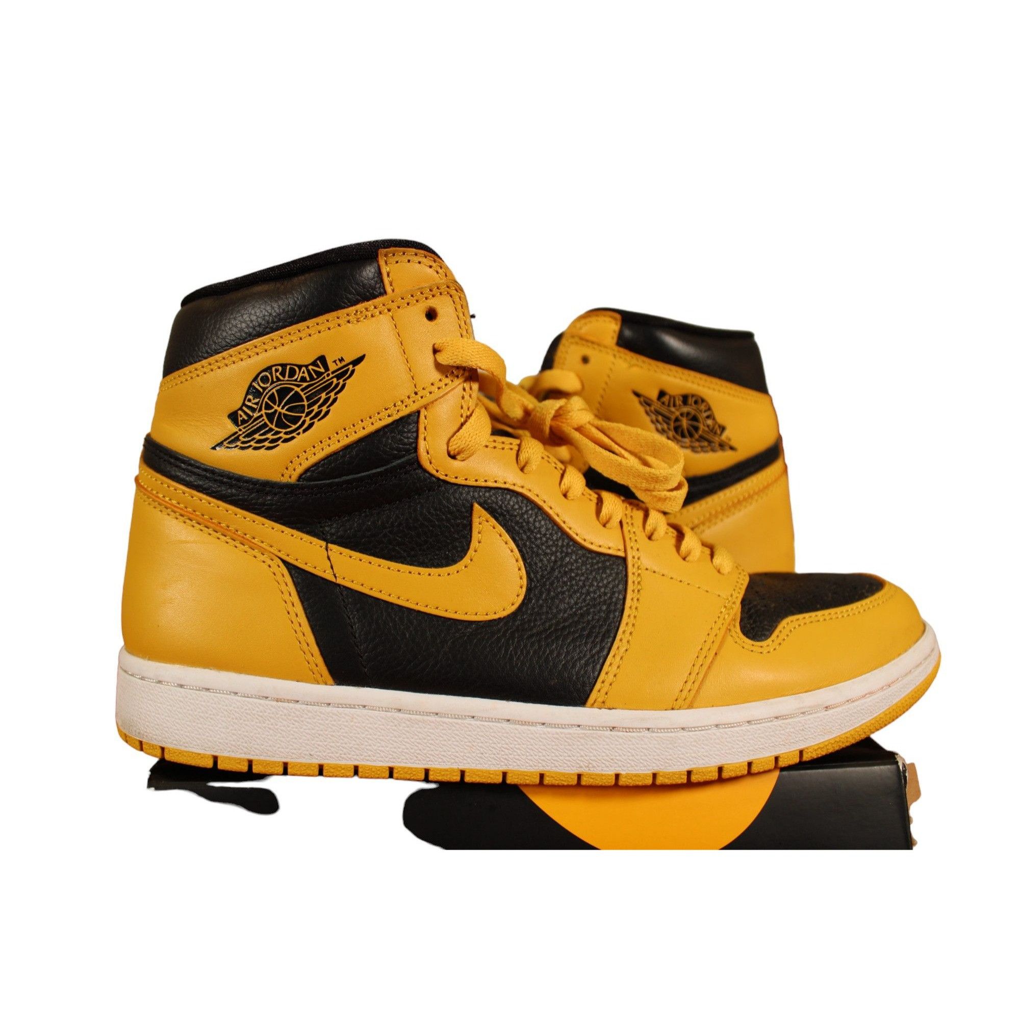 Nike Used Nike Air Jordan 1 Retro High OG 555088 701 Size 10.5 Bl | Grailed